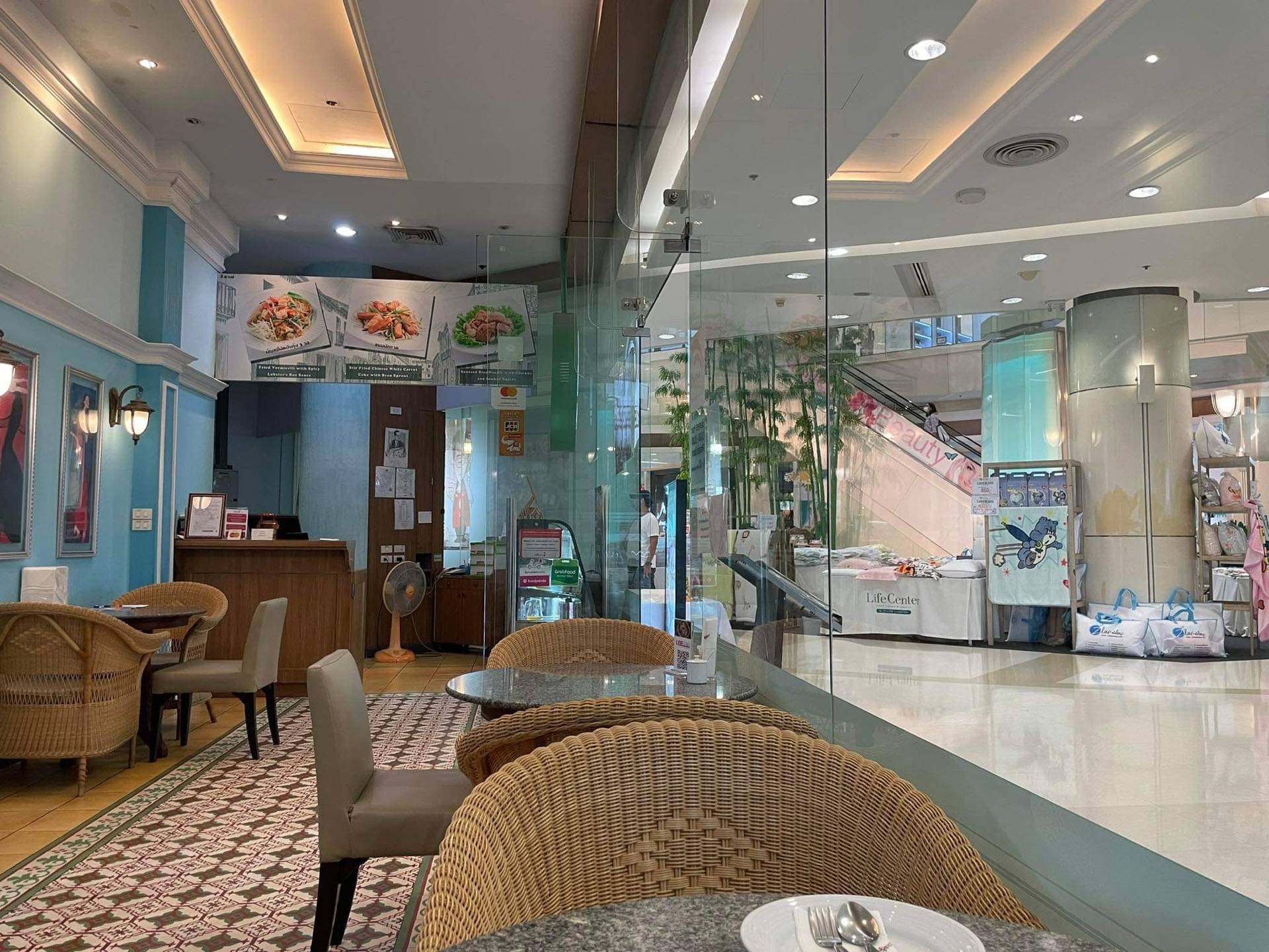 รีวิว LEE Cafe’ QHouse Lumpini - Food from 40 years experience🍴