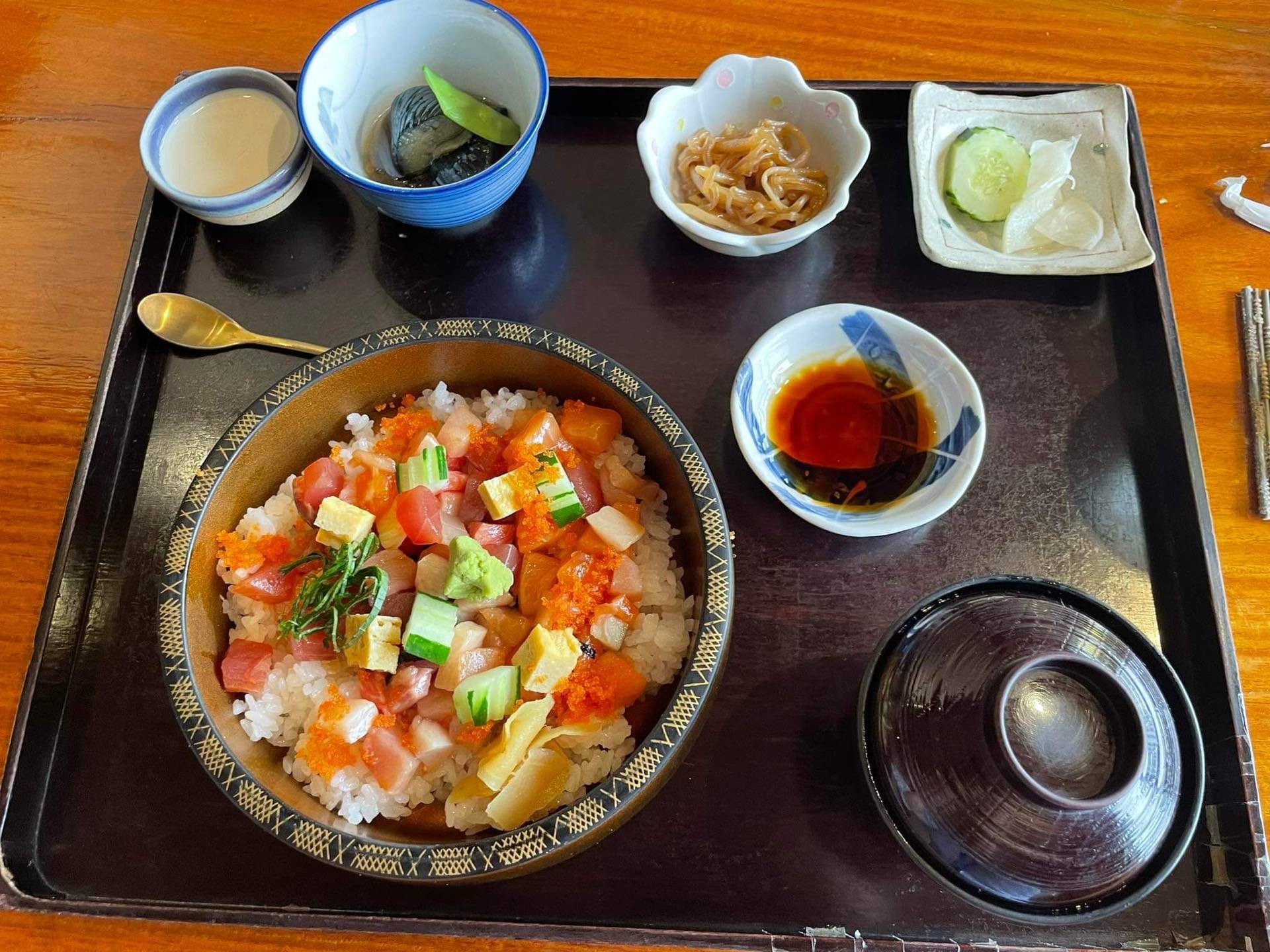 Seafood Chirashi Set ร้าน Suikin Japanese Restaurant