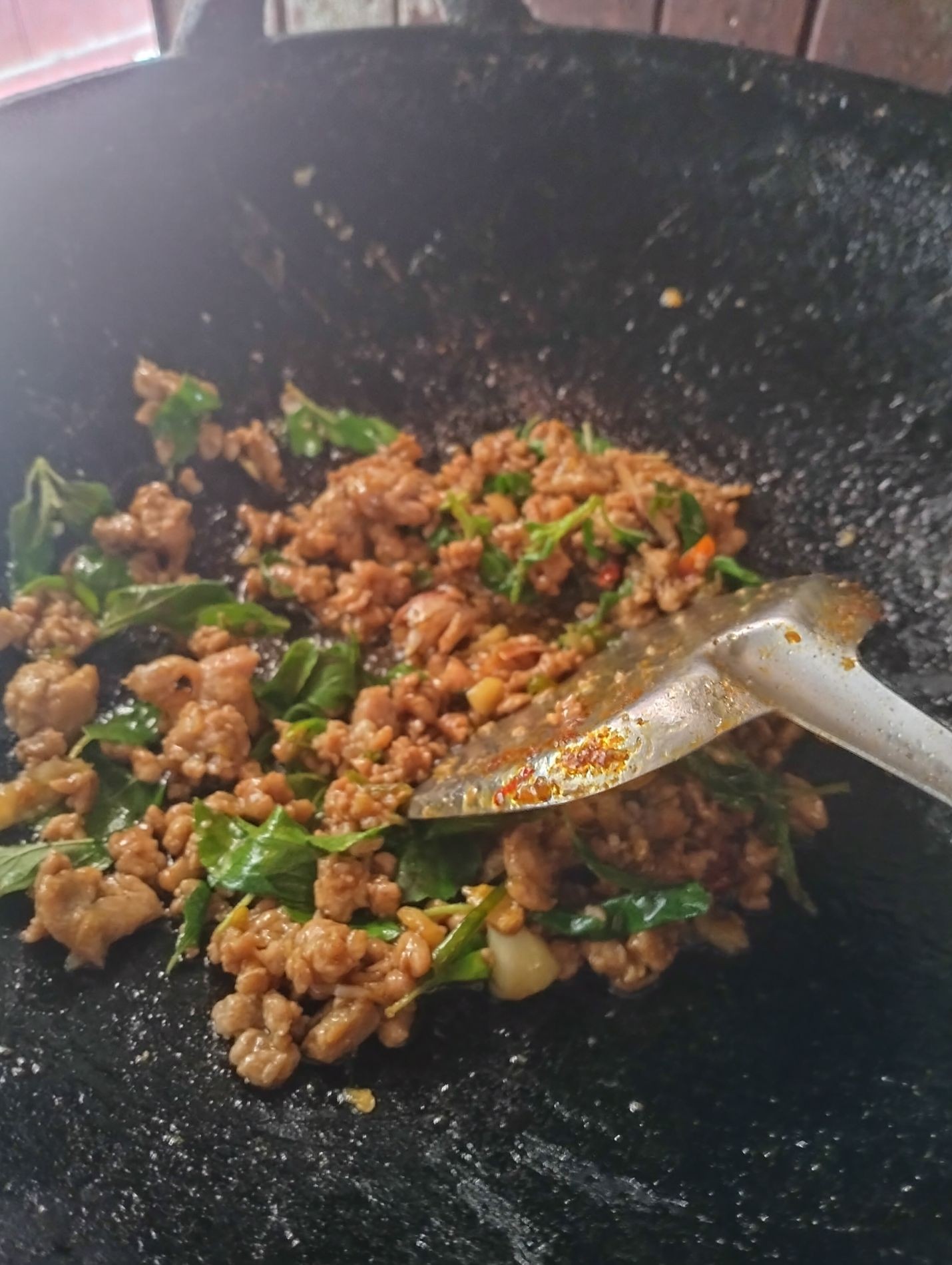 ร้าน กะเพราปัจจุบัน ไข่เจียวทรงเครื่อง (by pan Pa Peng) กะเพราปัจจุบัน ...