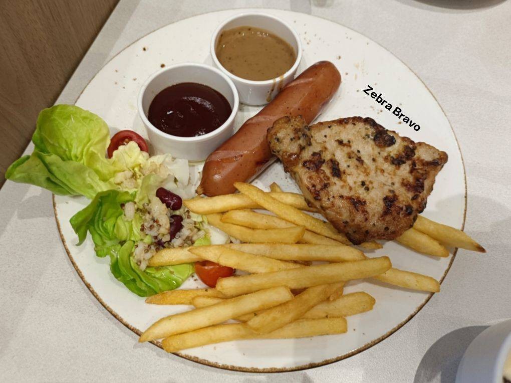 Western Pork Loin Steak & Smoked Pork Sausage ร้าน Sizzler เดอะ ริเวอร์ไซด์