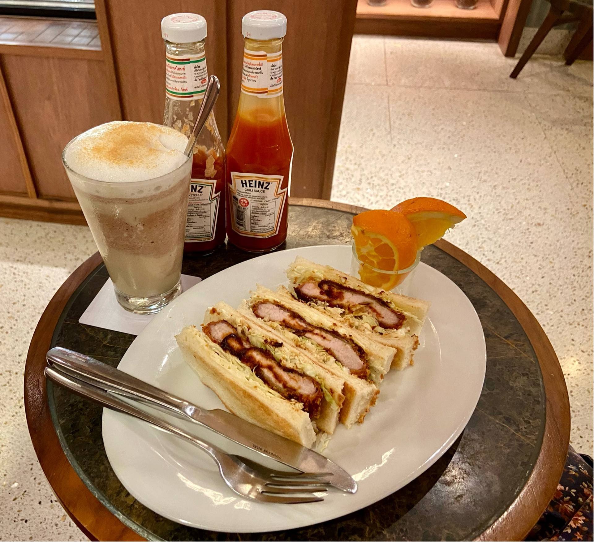 รีวิว K Coffee By Ucc เซ็นทรัลเวิลด์ - Miso Katsu Sandwich & Kuromitsu ...