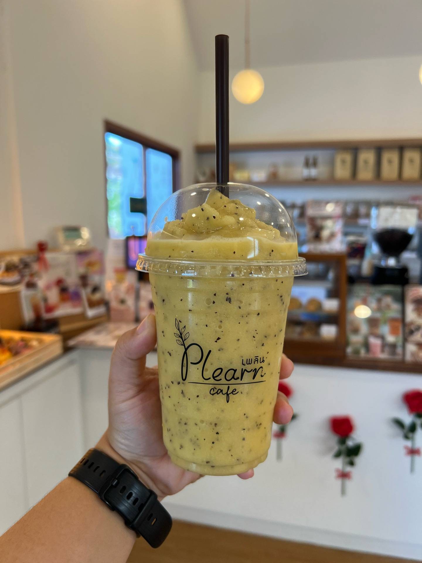 เสาวรสปั่น ร้าน Plearn Cafe Bangpu - เพลิน คาเฟ่ บางปู บางปู