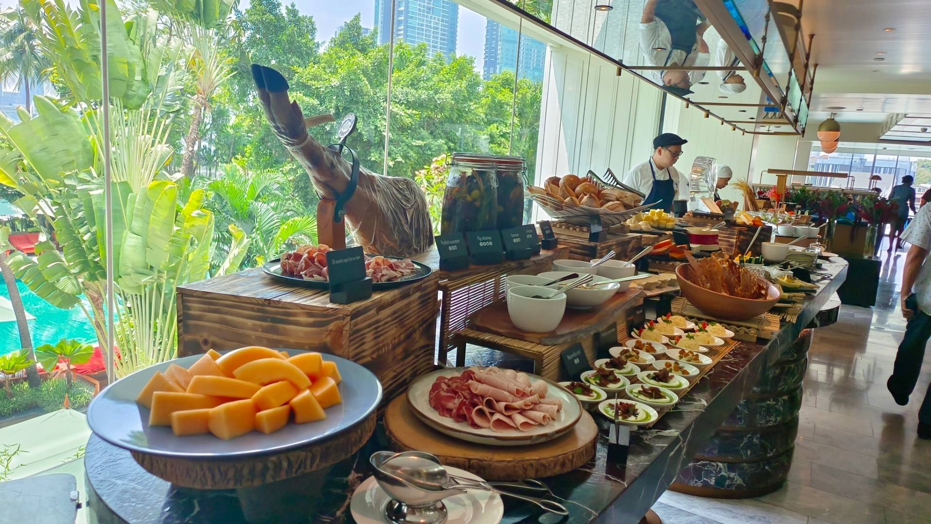 รีวิว Lord Jim's Restaurant โรงแรมโอเรียนเต็ล - Amazing service, river ...