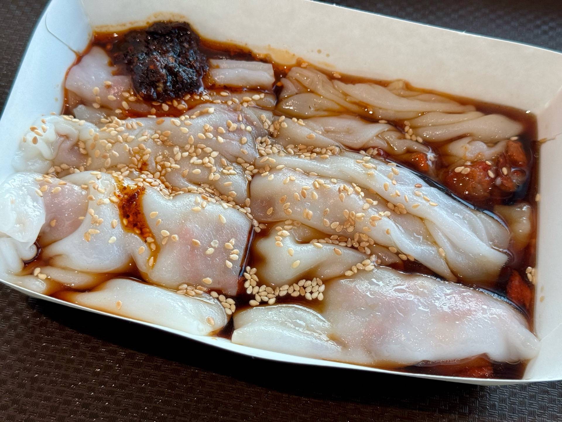 Char Siew Cheong Fun • ก๋วยเตี๋ยวหลอดฉ่องฝันไส้หมูแดง ร้าน Chef Wei HK ...