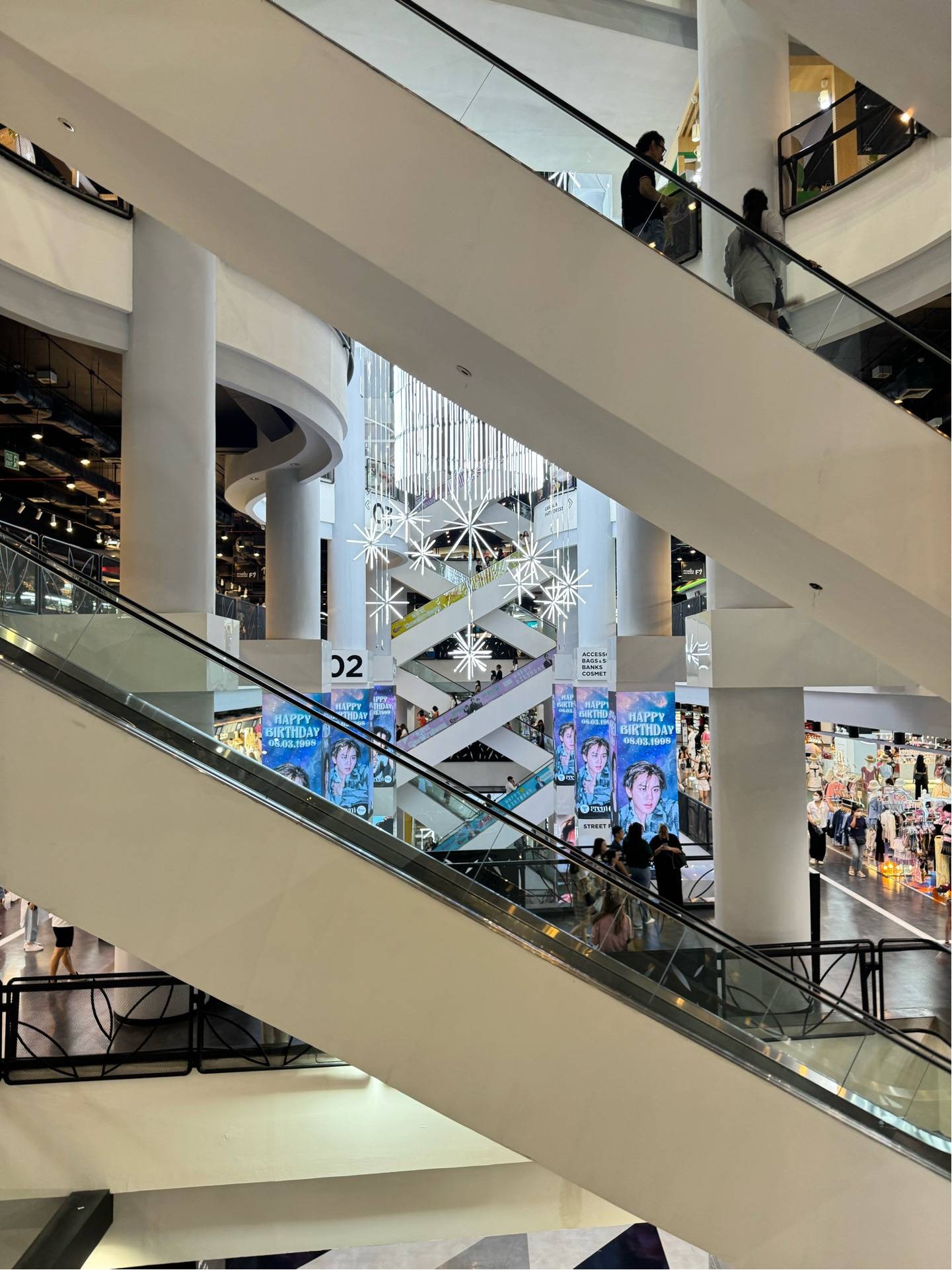 รีวิว Union Mall - แหล่งรวบรวมสินค้าแฟชั่นและร้านเสริมสวย