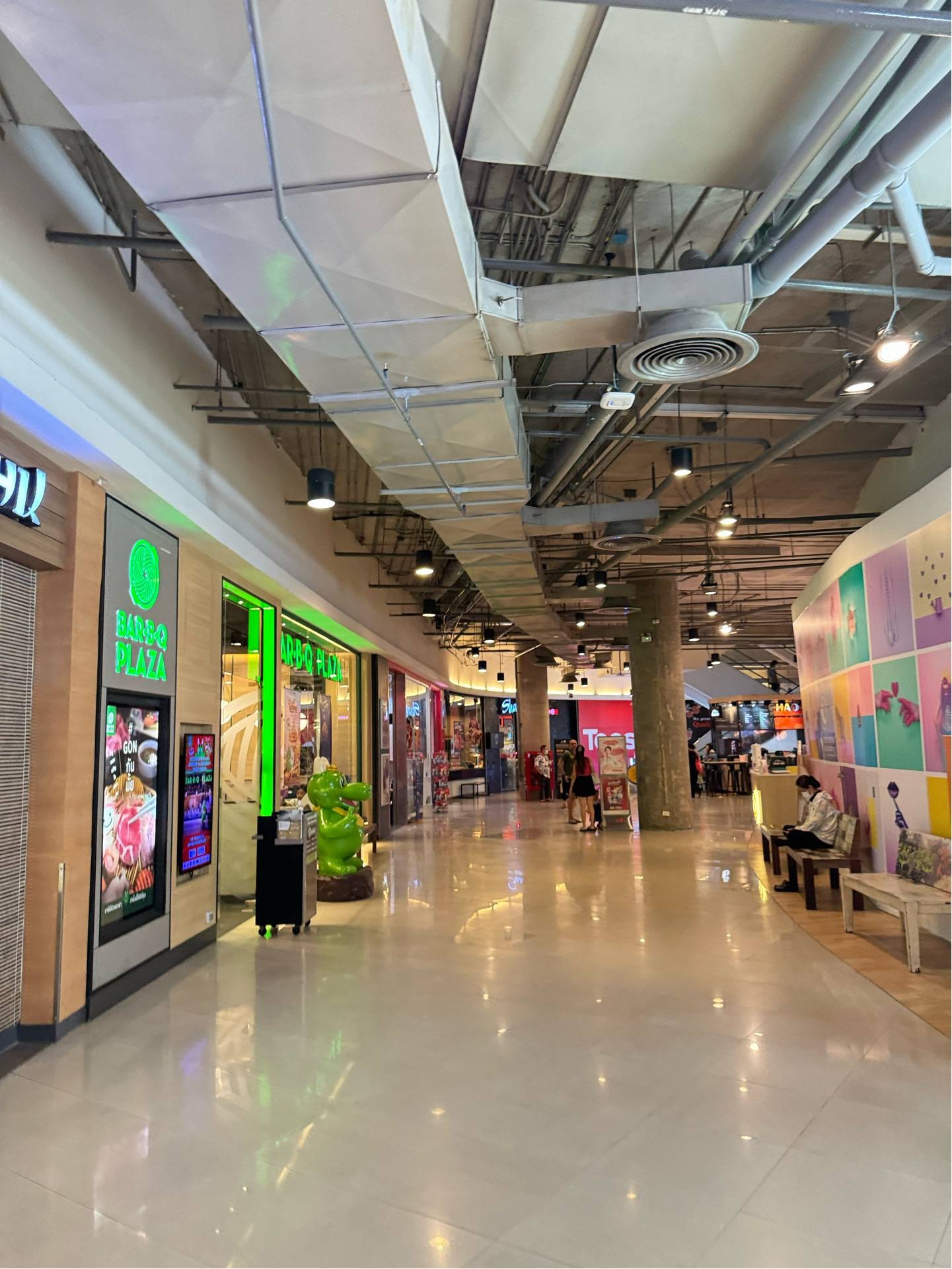 รูป Esplanade Ratchadapisek