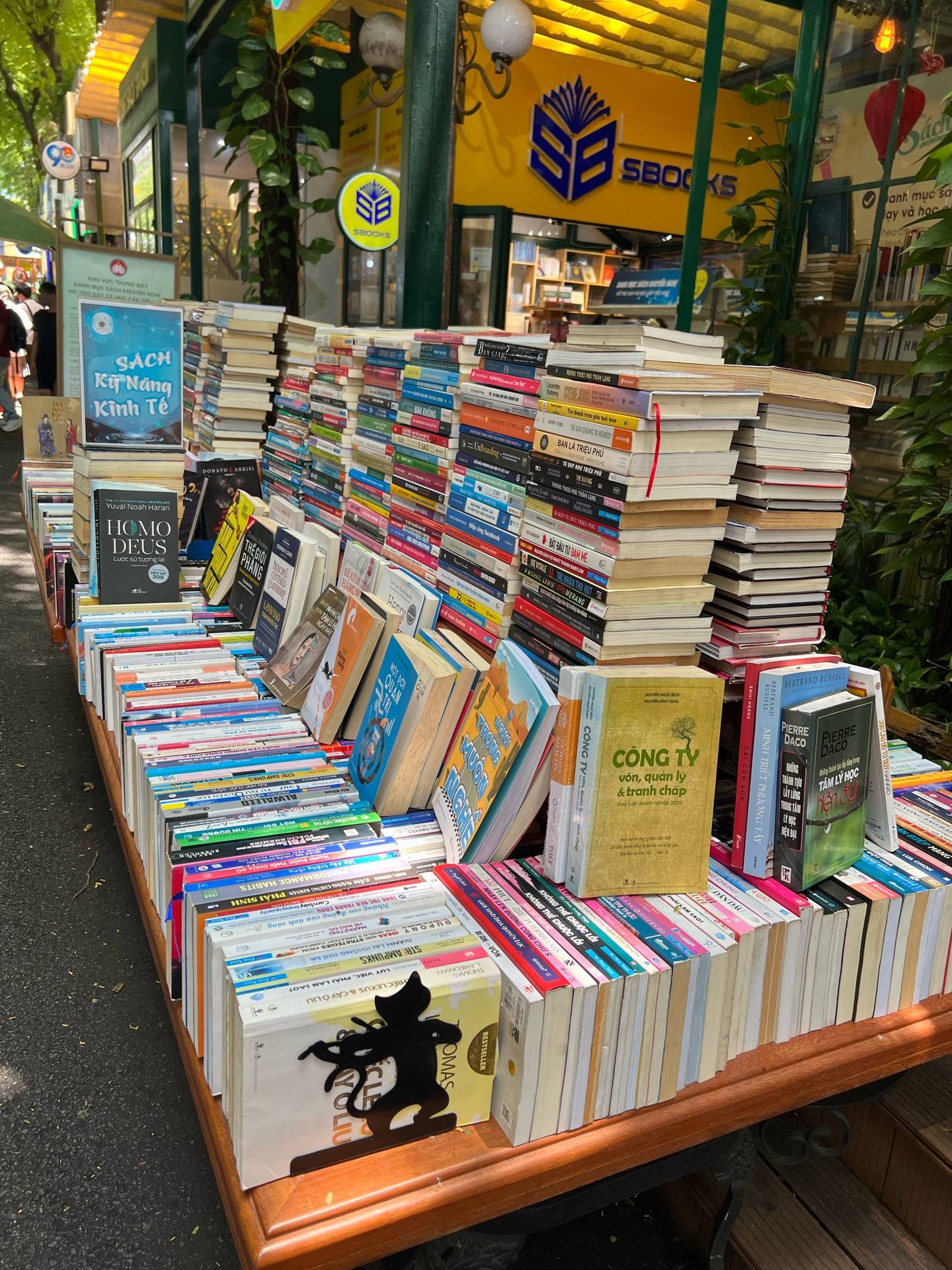 รีวิว Book Street - Nguyen Van Binh - Books Everywhere