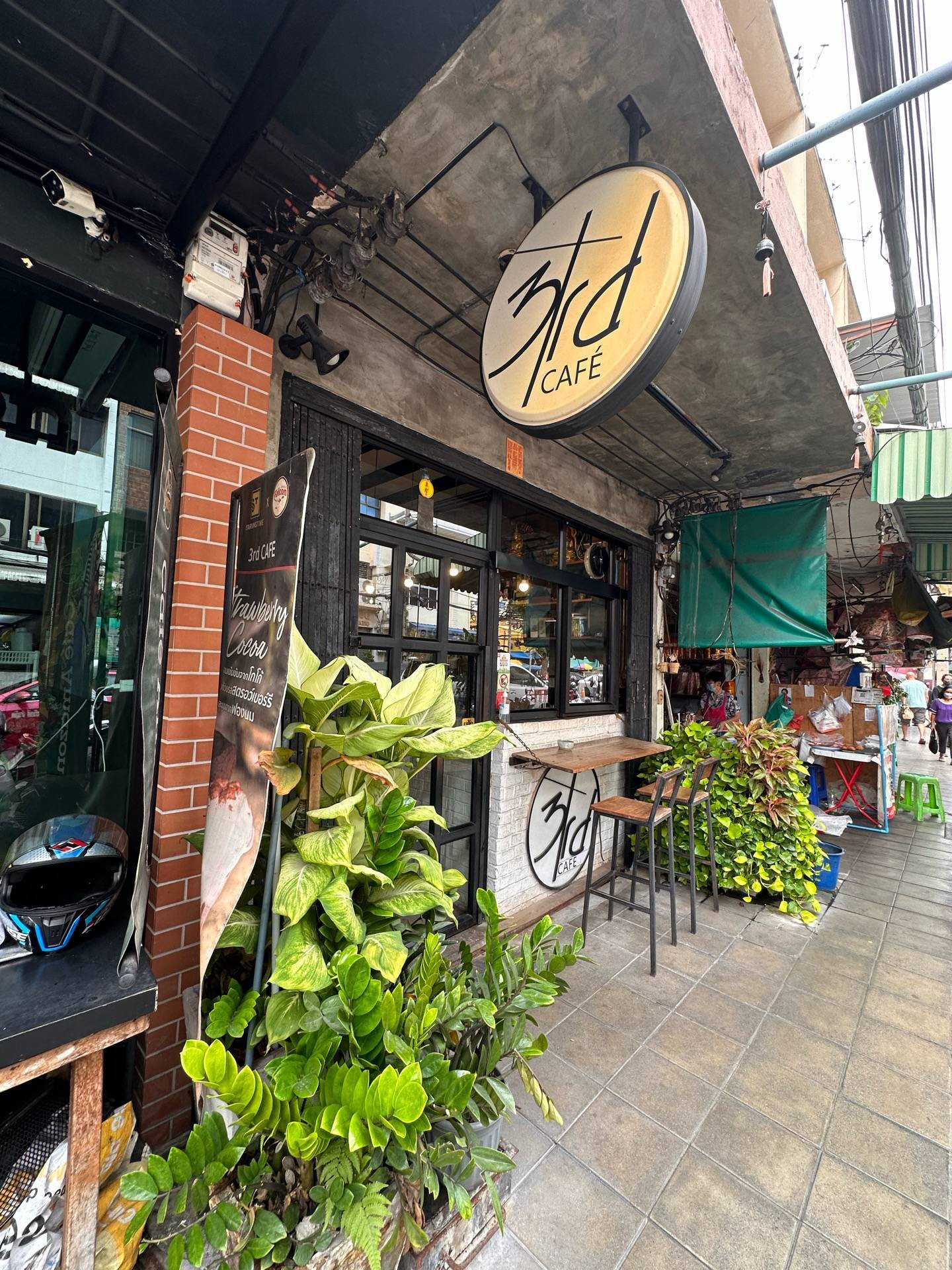 รีวิว 3rd CAFE - คาเฟ่หลบร้อนใกล้ศาลเจ้าพ่อเสือ