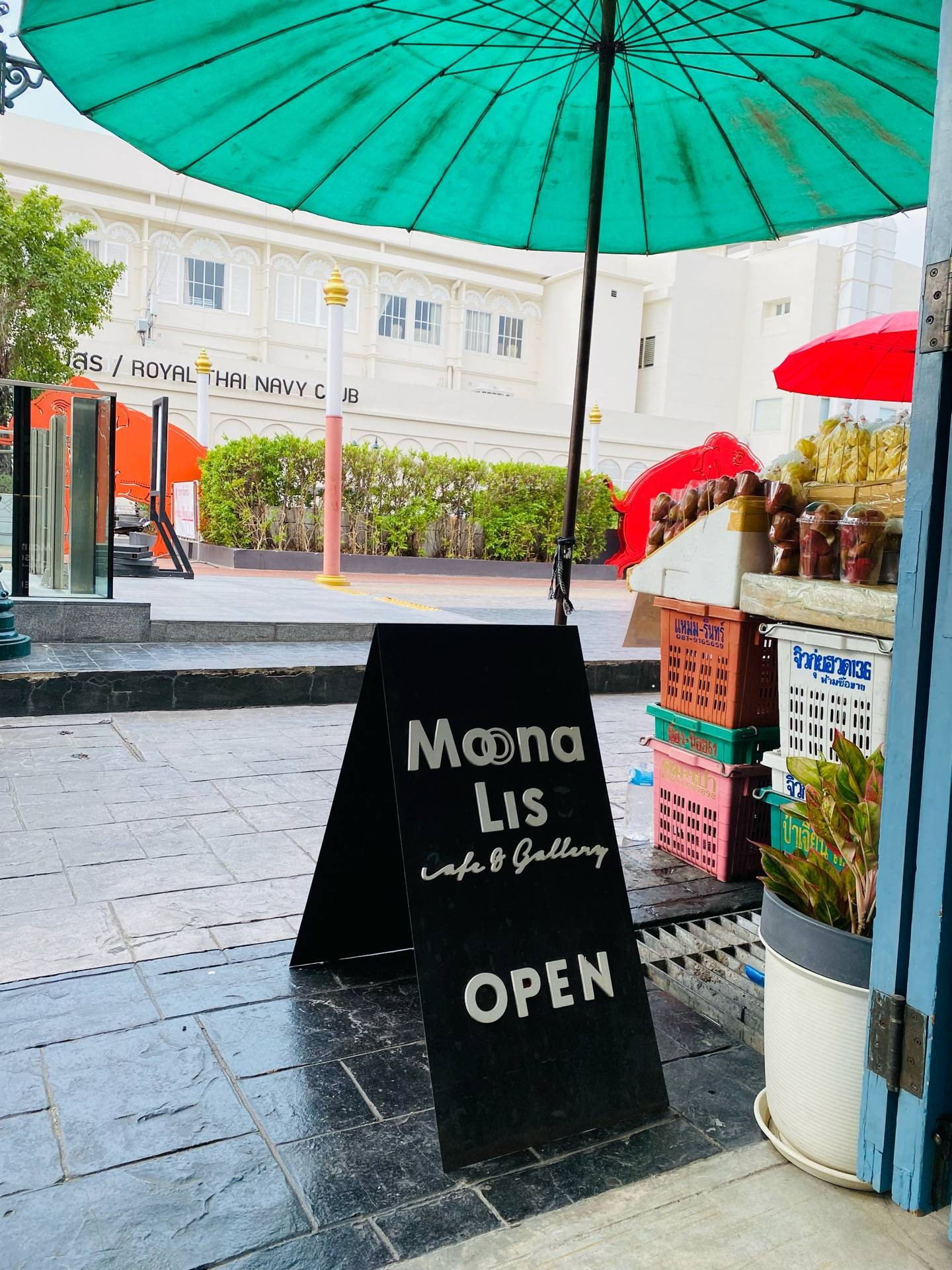 รีวิว MOONALISA CAFE - คาเฟ่ชิคๆใกล้ๆท่าช้าง