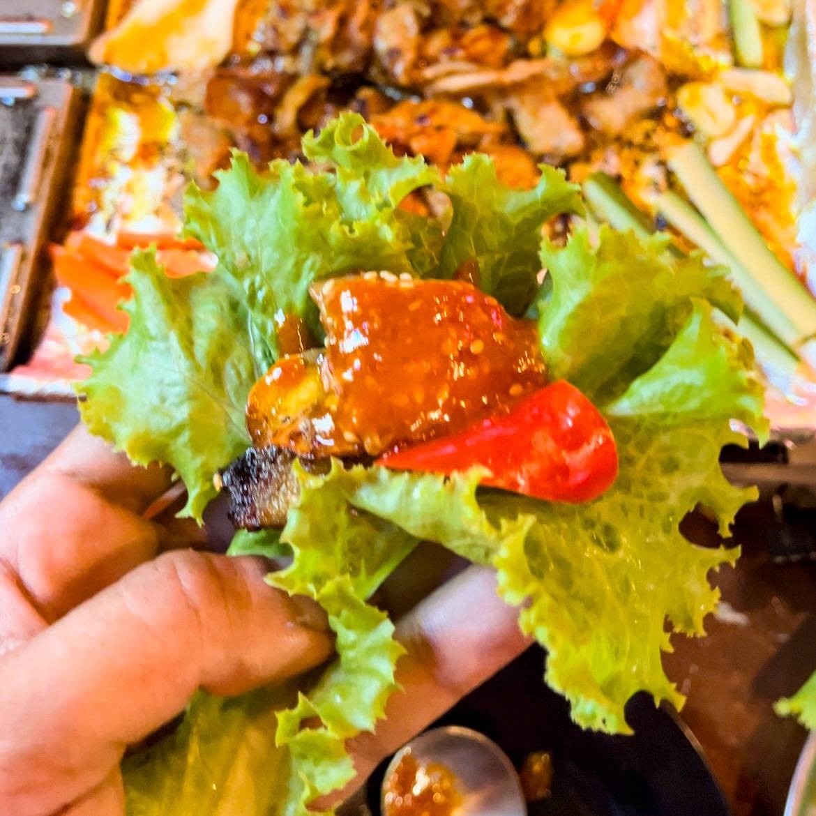 รีวิว ยอโบ เต็นท์แดงเกาหลี โรงเกลือนวนคร - รสชาติและบรรยากาศฟิวส์เกาหลี ...