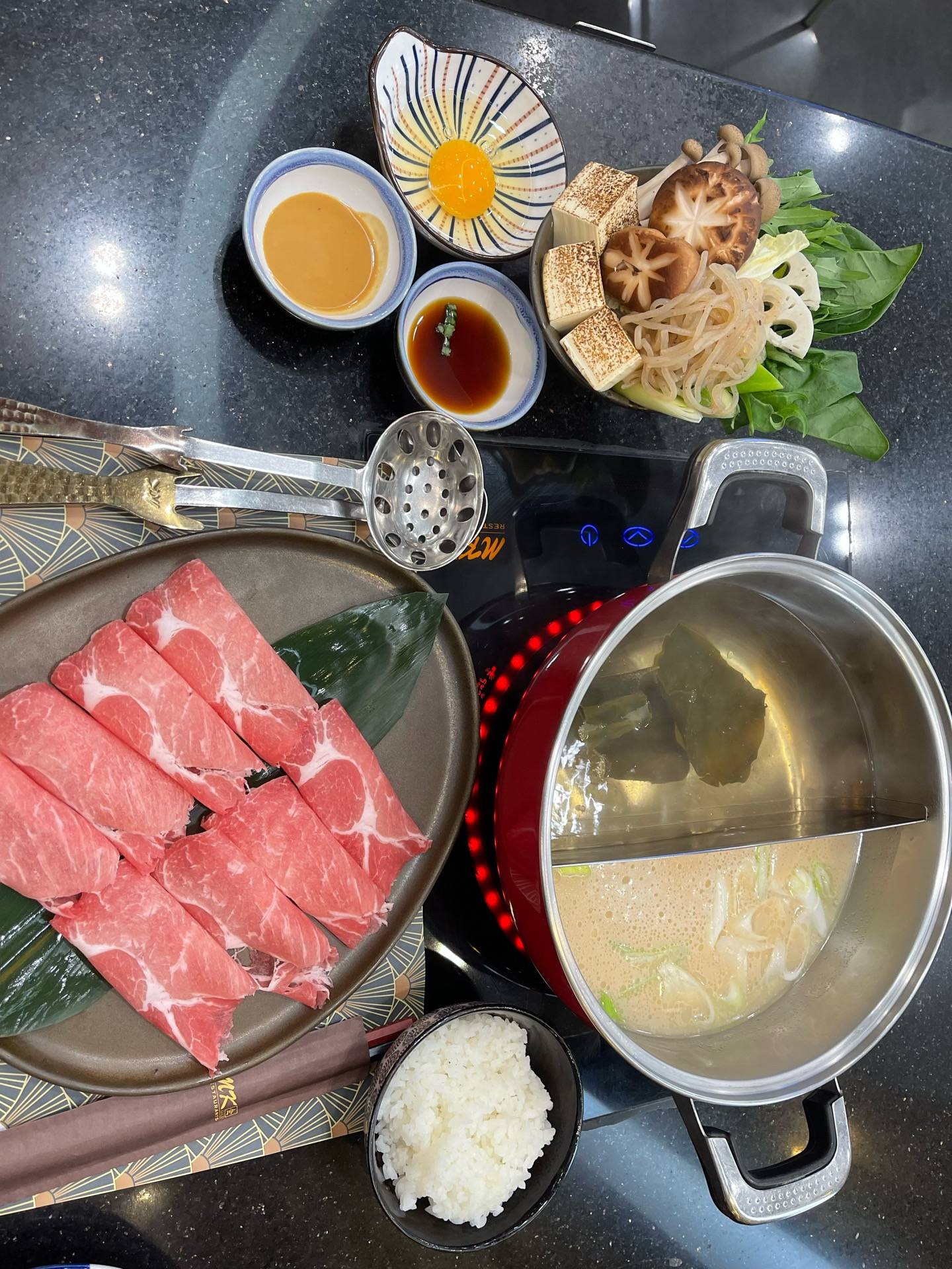 รีวิว MK Gold Restaurants สยามพารากอน - Kurobuta Shabu Set for 1 Person