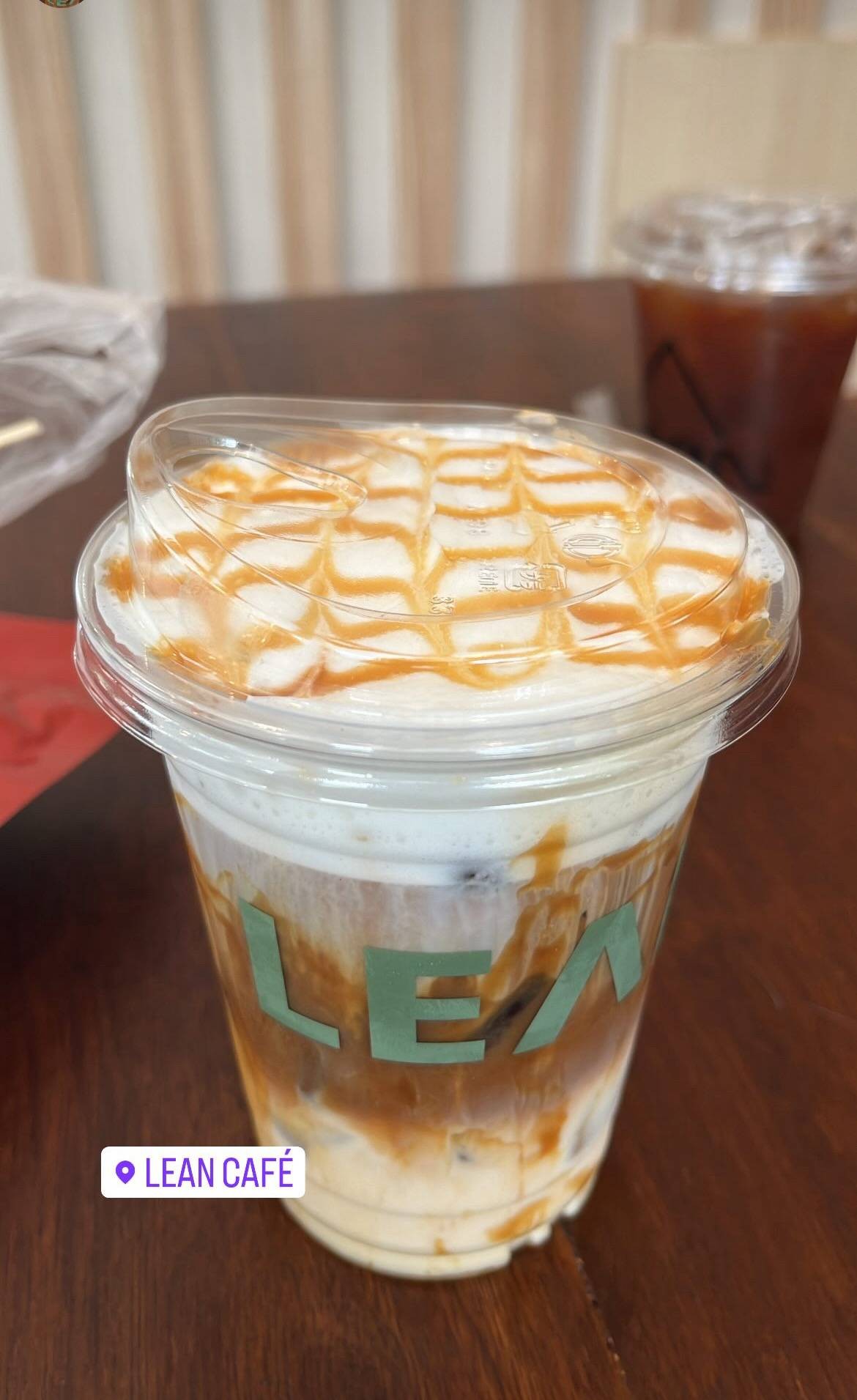 รีวิว LEAN CAFE Open Time : 07:15 - 17:30 - กาแฟอร่อยดีค่ะ ที่นั่งเยอะ ...