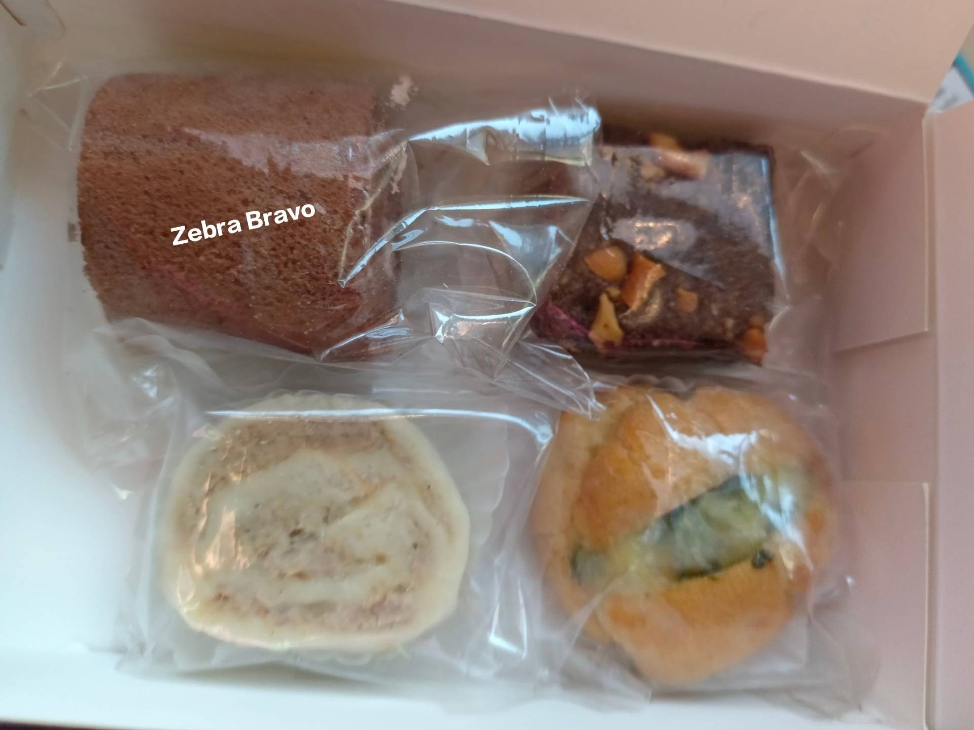 Snack Box • 4 ชิ้น ร้าน Pim's อารีย์