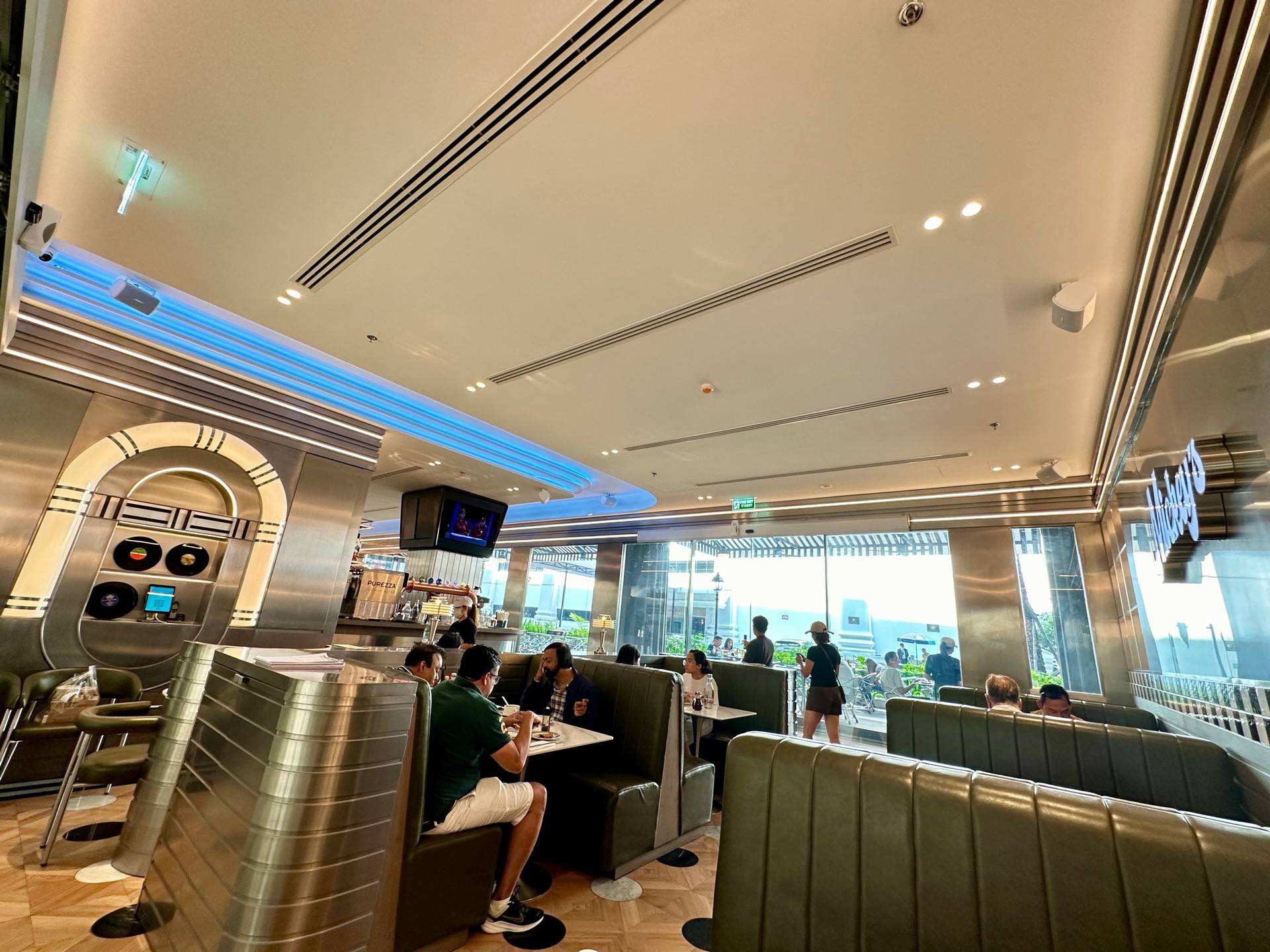 รูป Mickey's Diner BKK