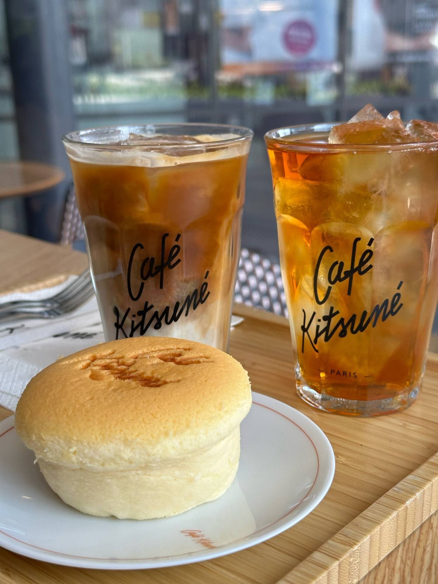 รีวิว Café Kitsuné Velaa Sindhorn Village Langsuan - Warm vibes cafe ...