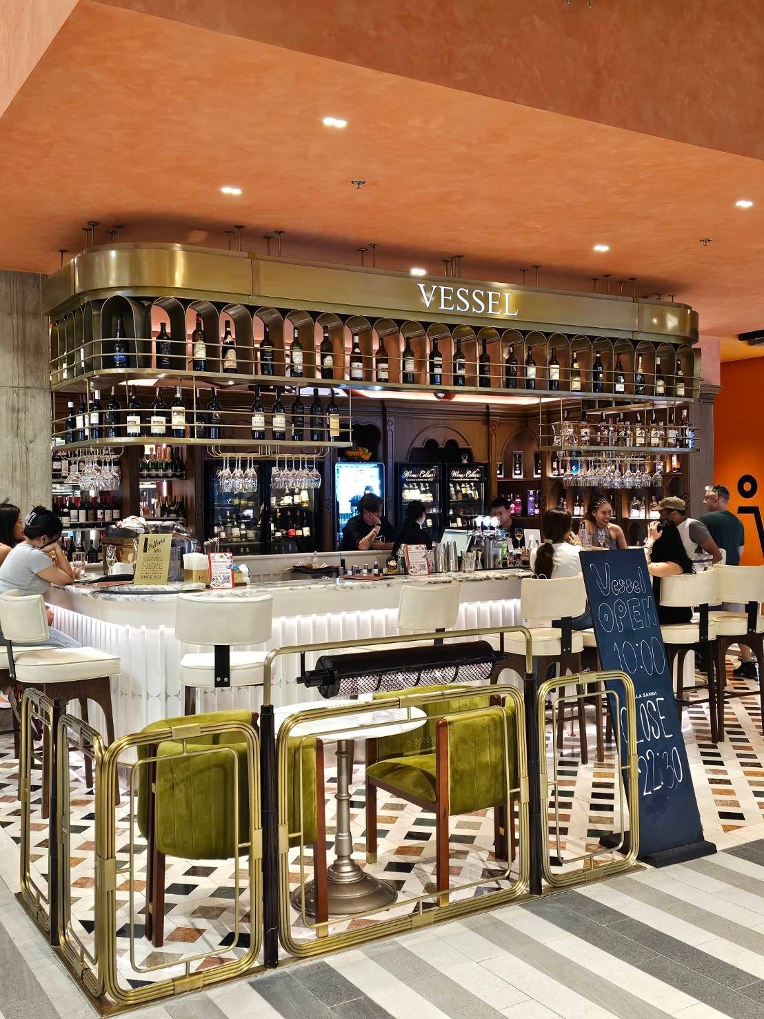 ร้าน Wine Cellar / Vessel Bar Emsphere | รีวิวร้านอาหาร