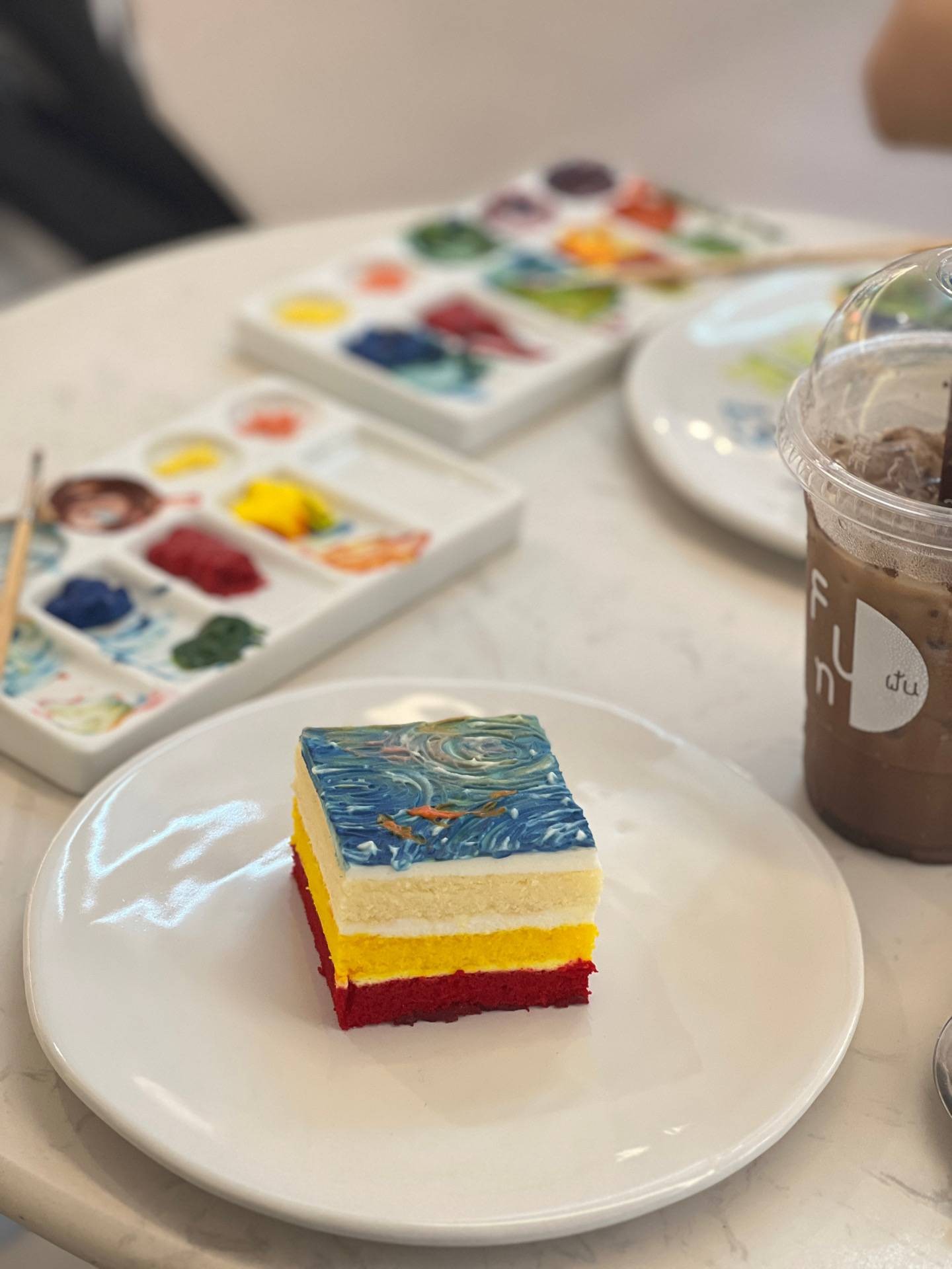 รีวิว FUN Cafe Bangkok มหาพฤฒาราม - เค้กอร่อย น้ำอร่อย ร้านบรรยากาศดี ...