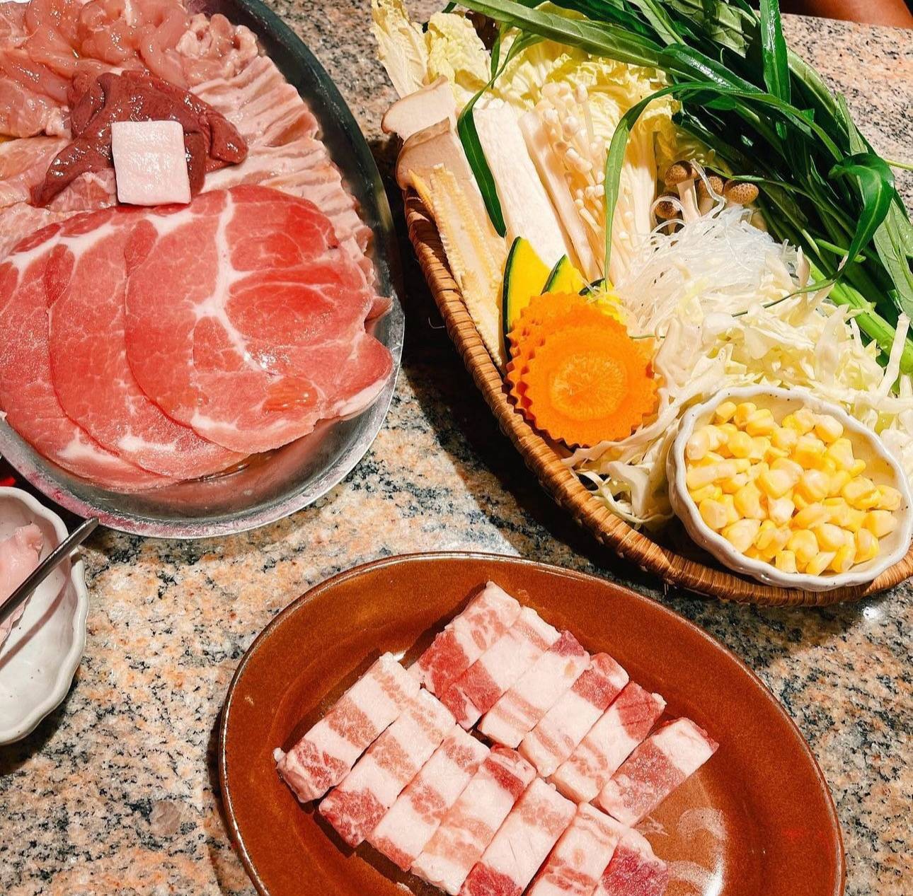 รีวิว Chin Bo Dang - ชิ้น โบ แดง The Emquartier - หมูกระทะอัพเกรด!!! นำ ...