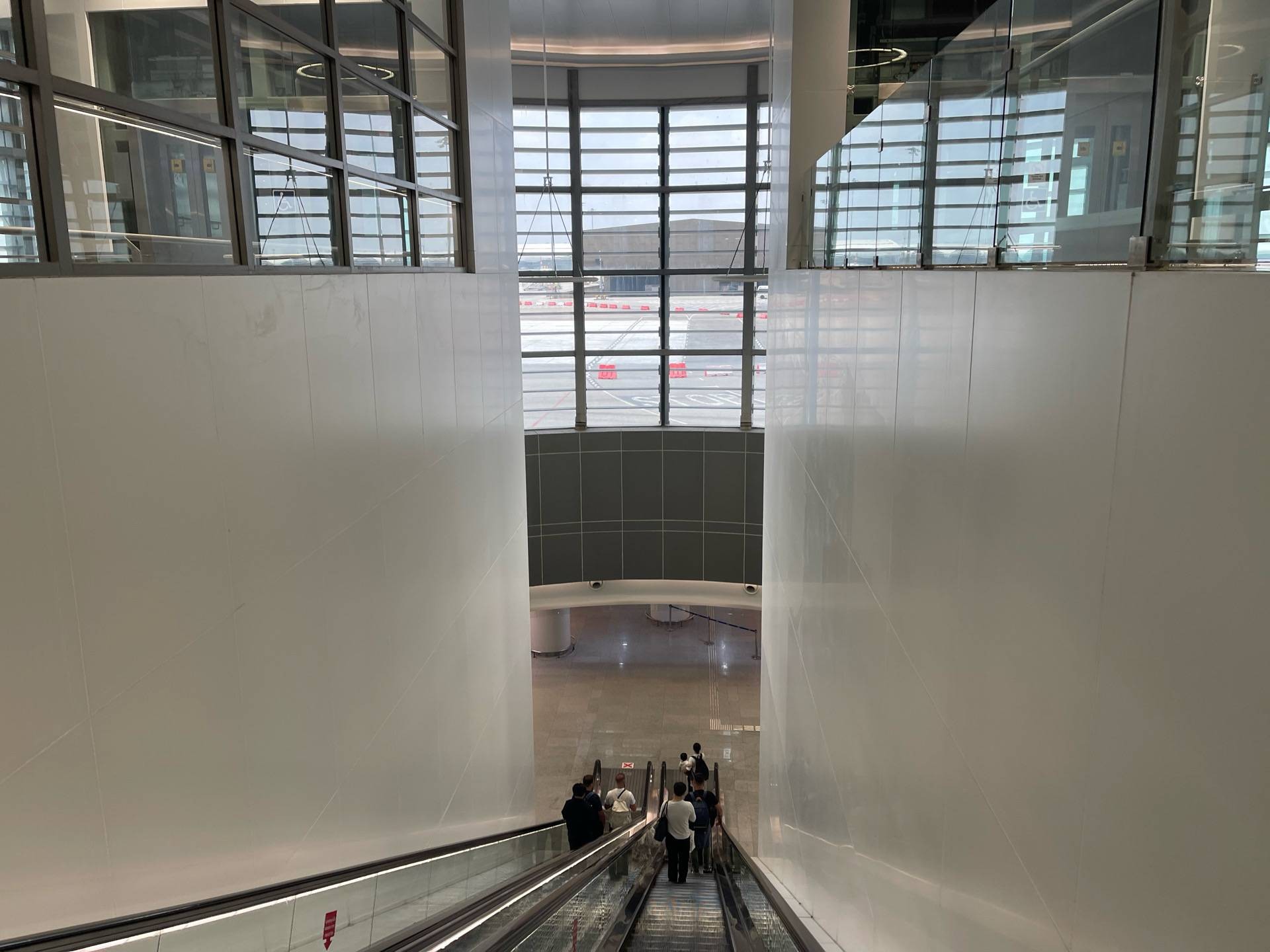 รีวิว SAT-1 terminal Suvarnabhumi Airport - Satellite 1 terminal ใหม่ ...