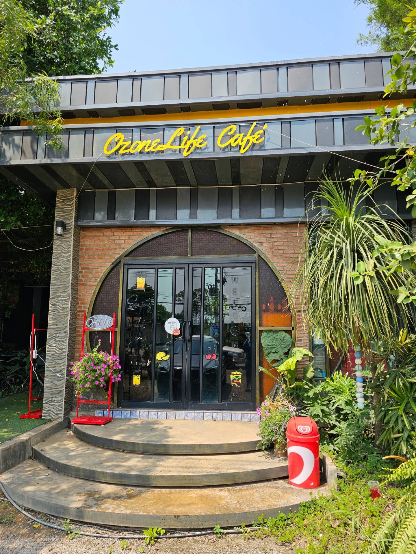 รีวิว Ozone Life Cafe - อีกร้านกาแฟดีๆ แถวนิคมฯ304 ที่อยากแนะนำ