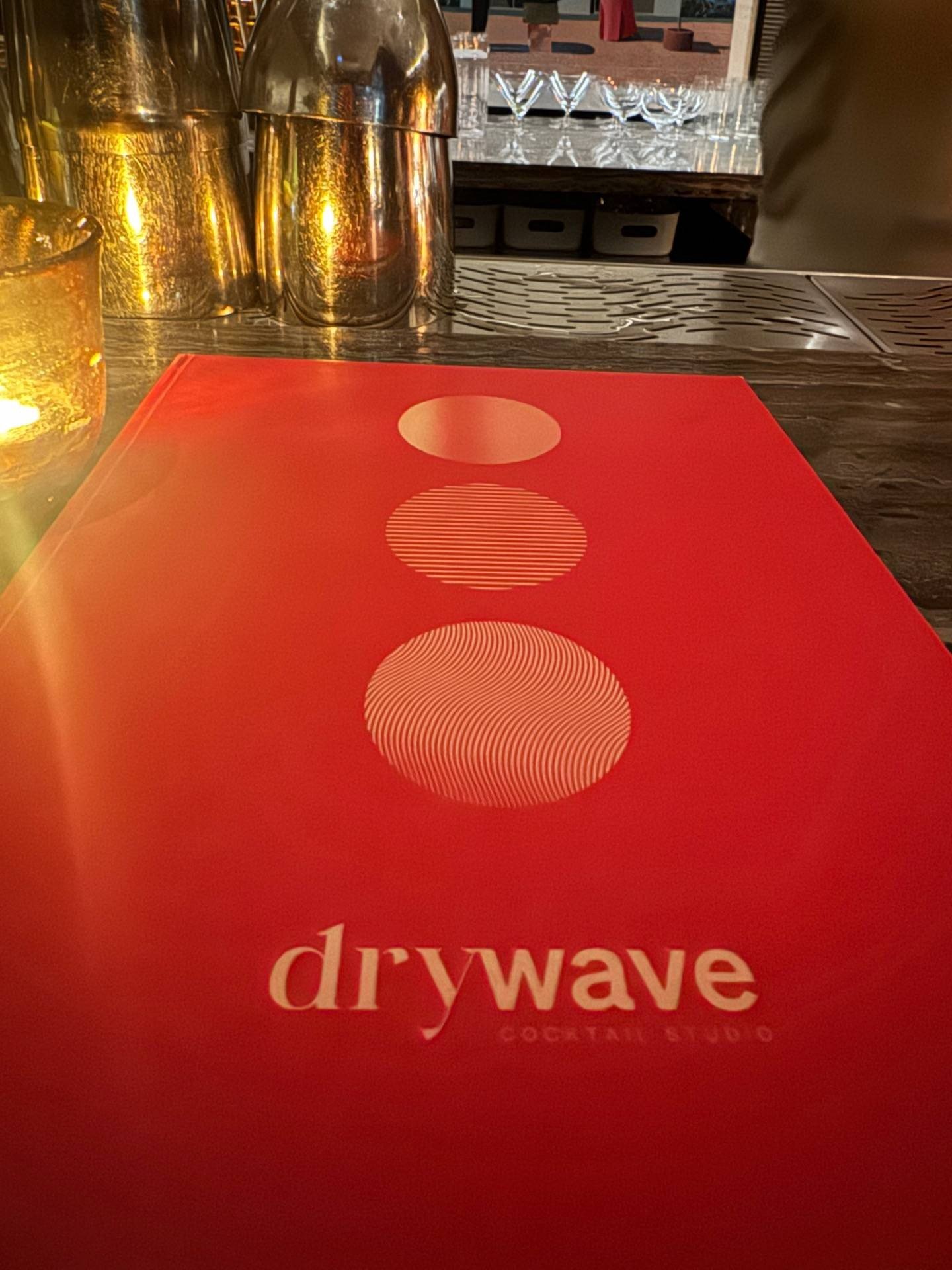 รีวิว Dry Wave Cocktail Studio - Dry Wave บาร์ชิวๆ ราคาดี ย่านทองหล่อ