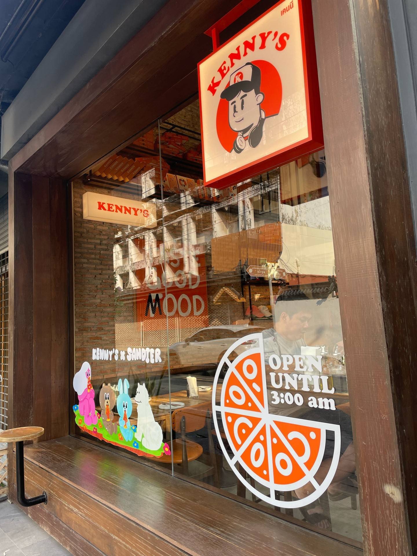 รีวิว KENNY'S BKK KENNYS'BKK (Ari) - Grilled calamari อร่อย ร้านน่านั่ง บรรยากาศดี พิซซ่าแป้ง ...