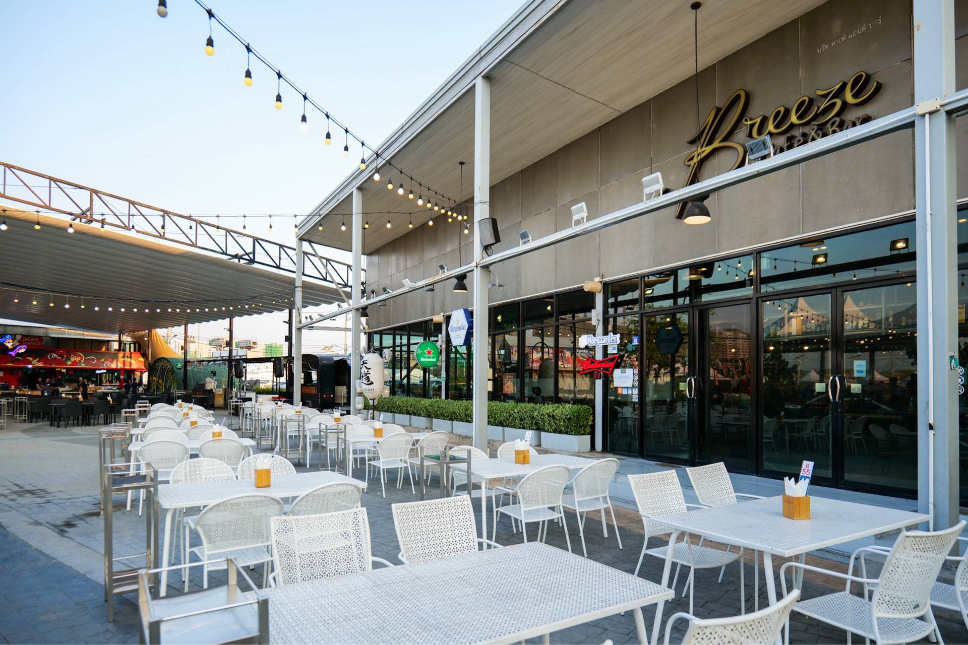 รูป Breeze Café & Bar ริมทะเลสาบ เมืองทองธานี
