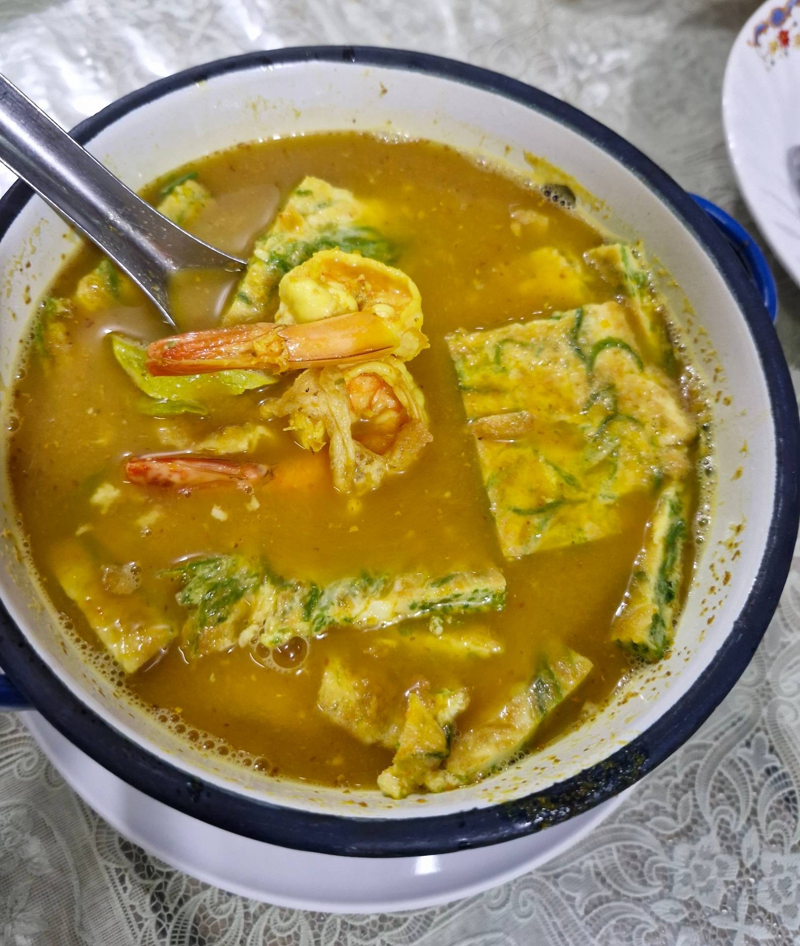 แกงส้มกุ้งชะอมไข่ ร้าน ต้นมะยม