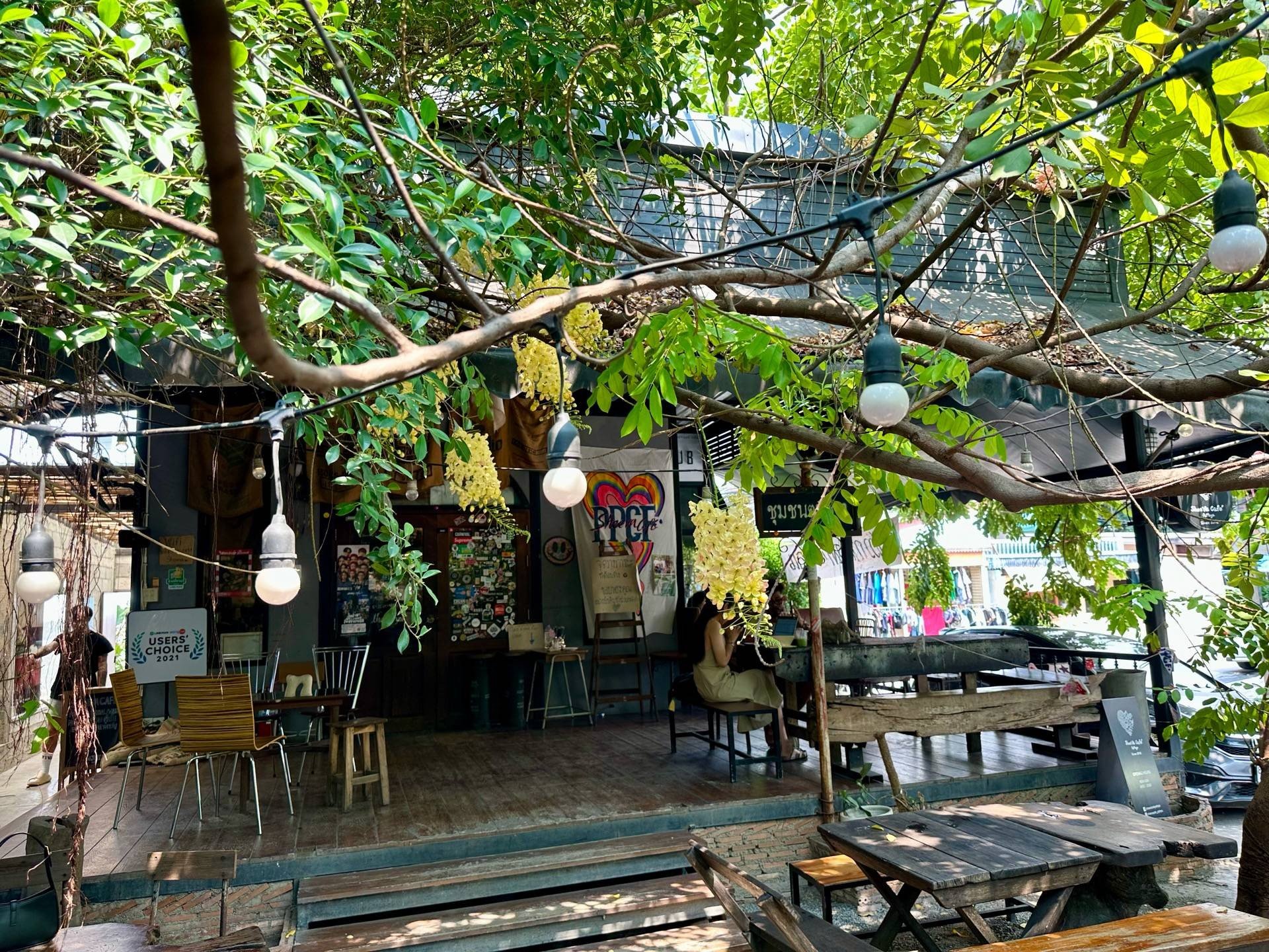 รีวิว ชีวาคาเฟ่ Sheeva Cafe Pattaya พัทยา - หนึ่งในคาเฟ่เด็กชายที่มี ...