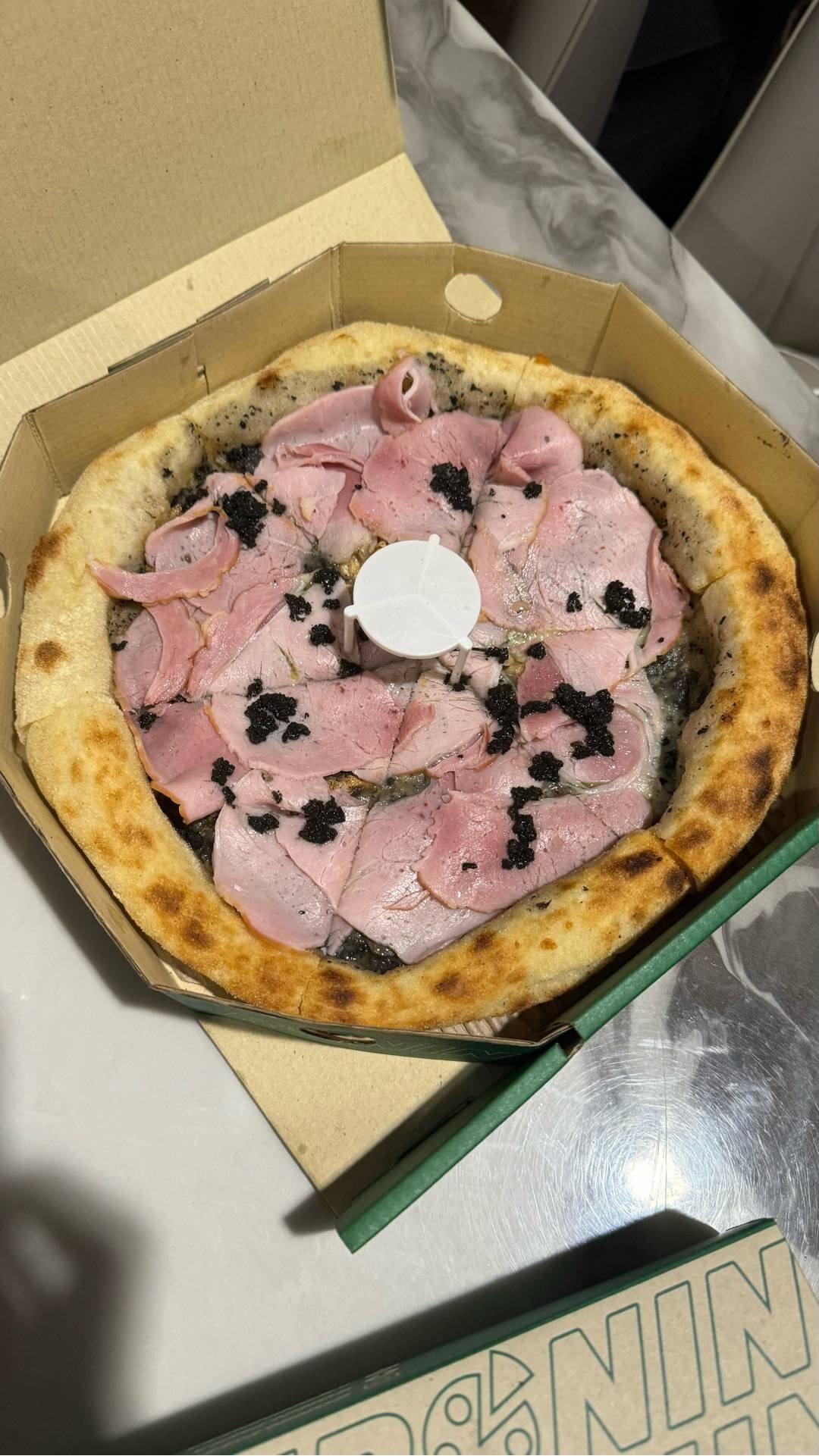 พิซซ่าแฮมทรัฟเฟิล ร้าน Ronin pizza ลาดพร้าว 18