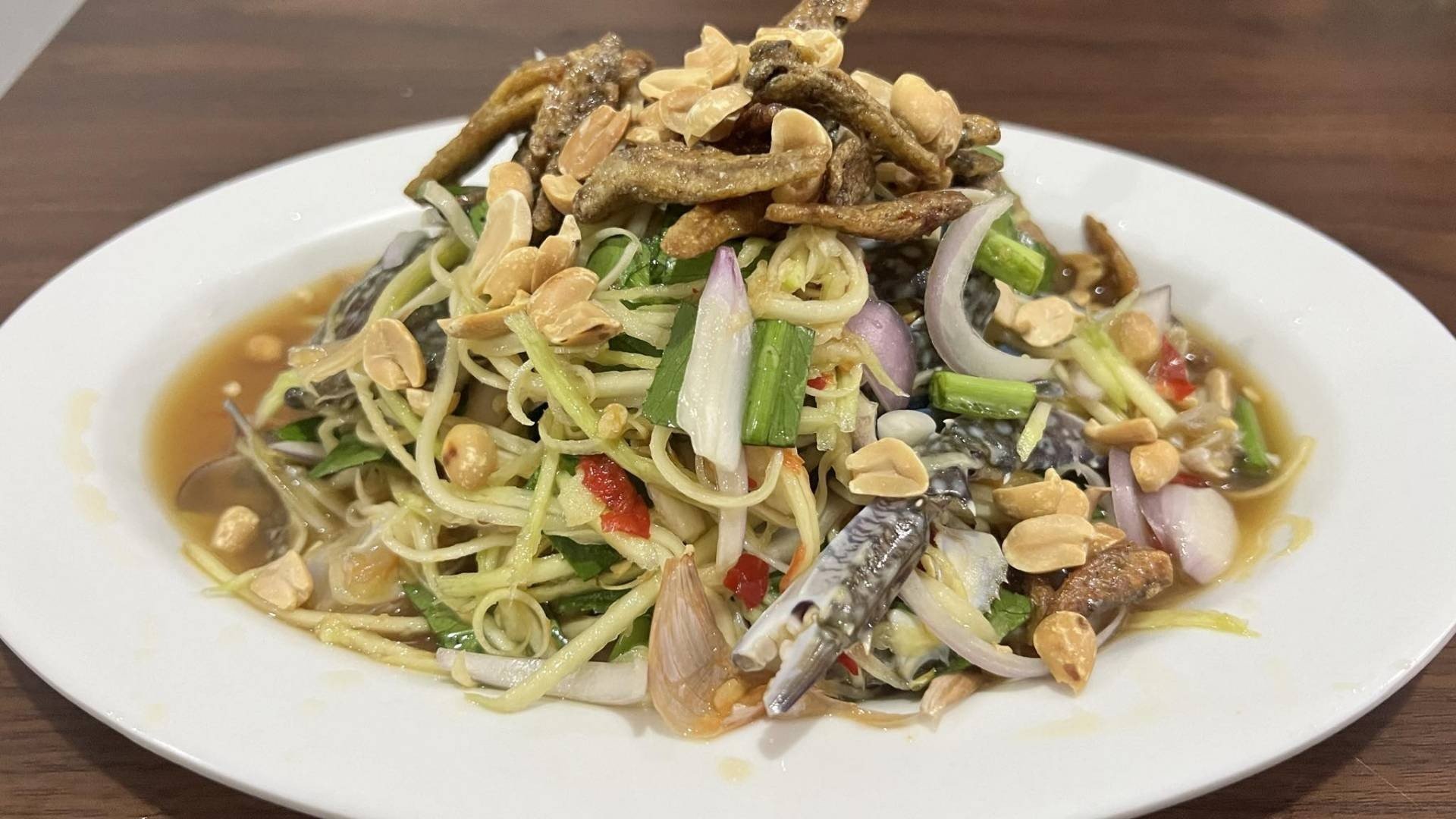 ยำมะม่วงปูม้าปลากรอบ หนองเกตุน้อย - สั่งอาหารเดลิเวอรี | Wongnai x LINE MAN