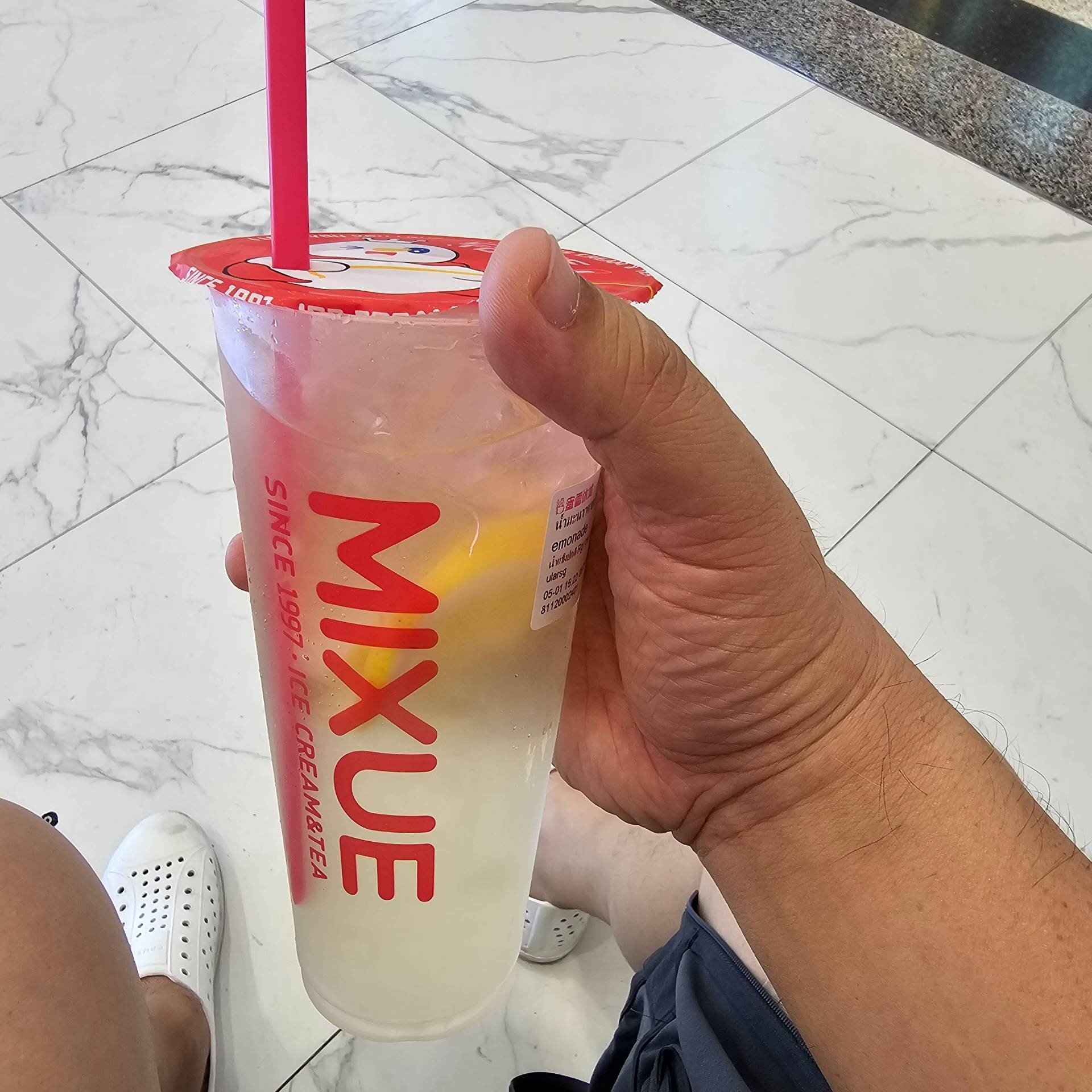 รีวิว Mixue อนุสาวรีย์ - น้ำมะนาวมาแล้ว แคชเชียร์เหมือนรีบกลับบ้าน