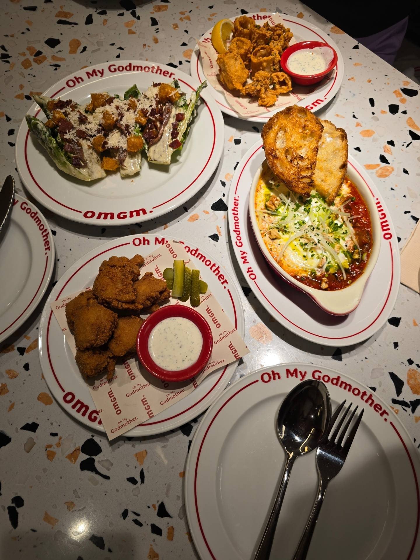 รีวิว Oh My Godmother - OMGM Marché Thonglor - เค้กอร่อยแสงออกปาก ...