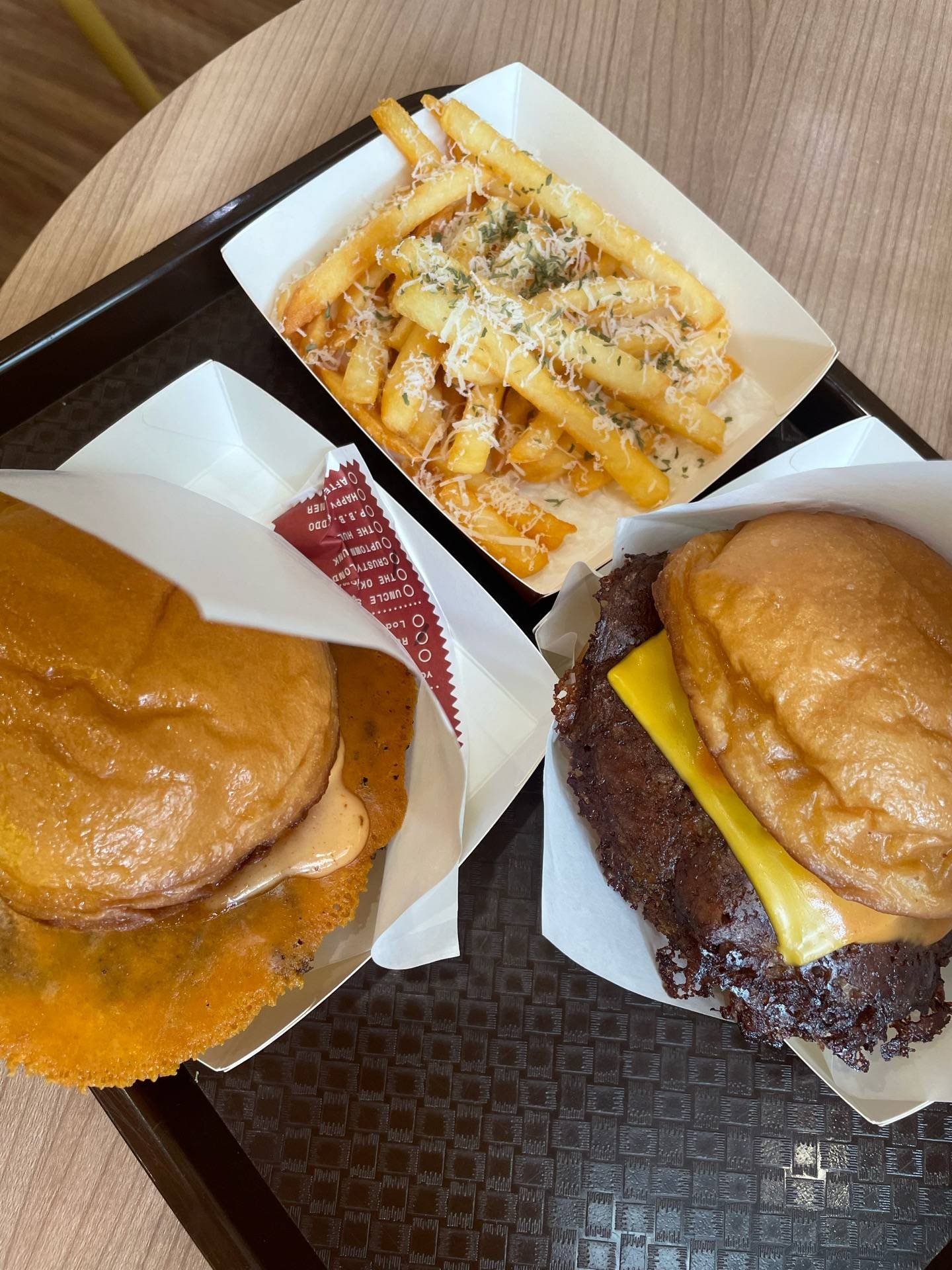 รีวิว Smizzle Burger แบมบีนี่ วิลล่า - Smash burger สุดจึ้งทั้งรสชาติ ...