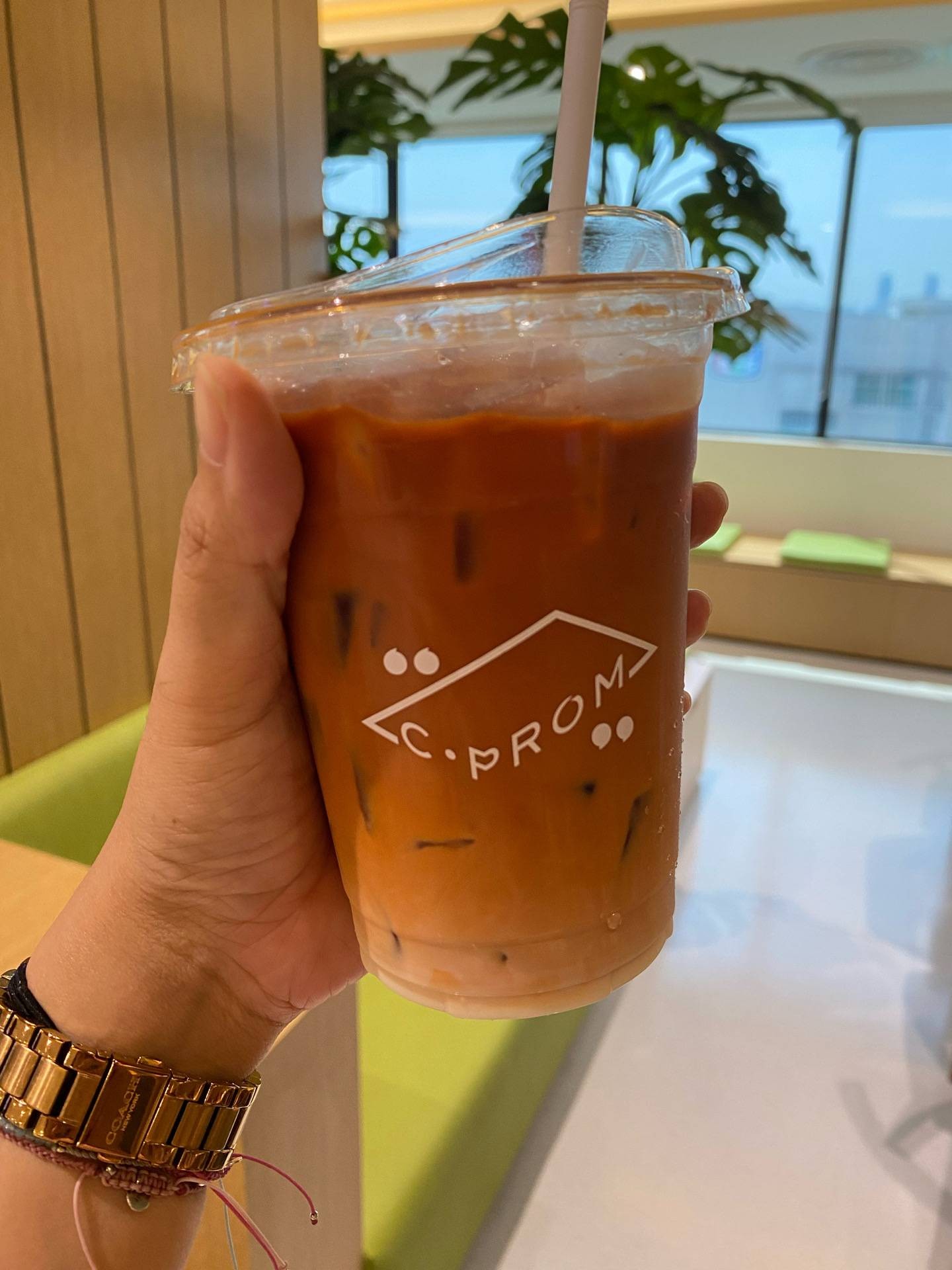 รีวิว C PROM C PROM at Yello Rooms - ชาไทยเข้มข้นดี หวานน้อยถูกใจ