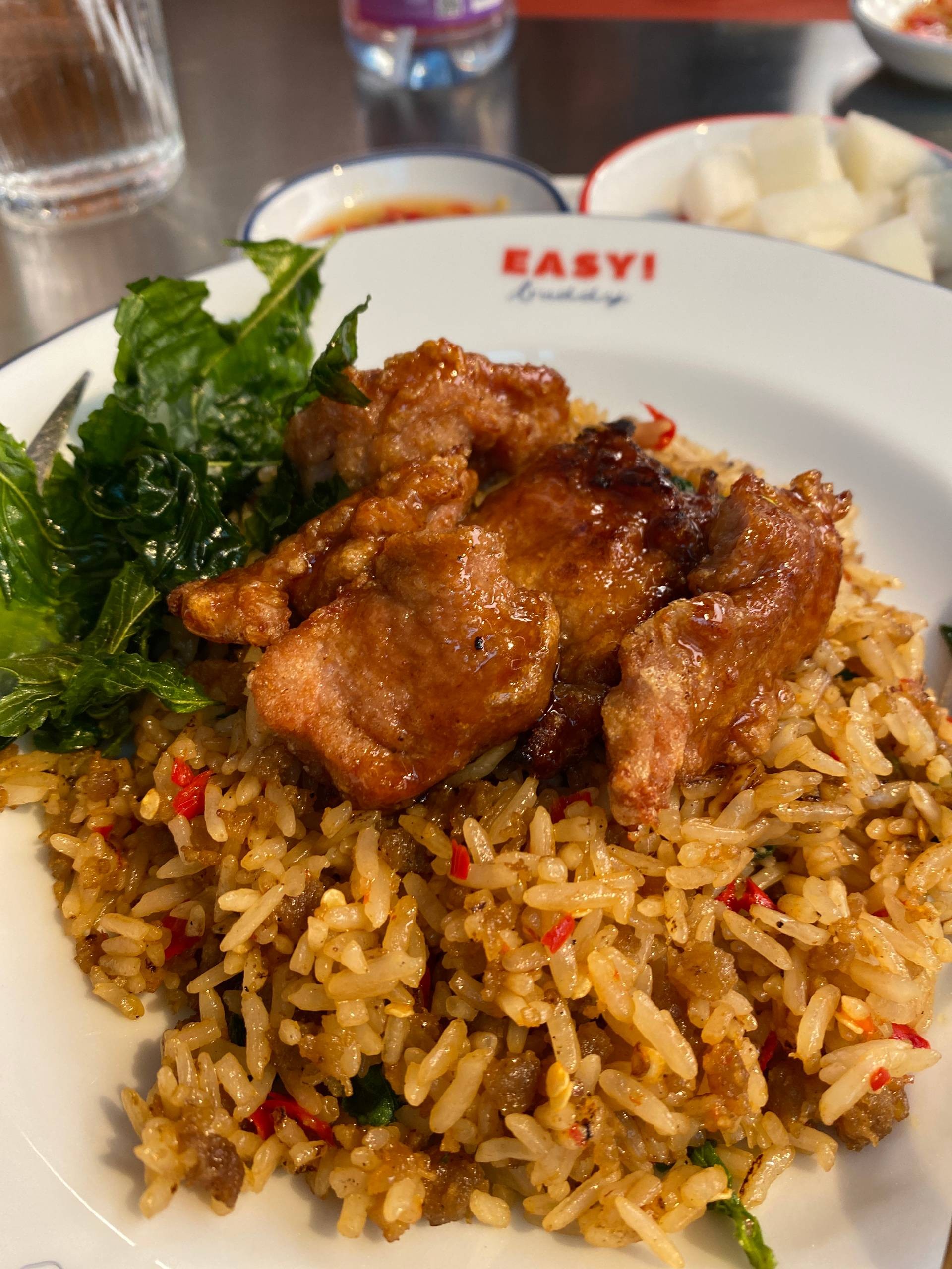 รีวิว Easy Buddy Samyan Mitrtown - ข้าวผัดกระเพรา easy buddy