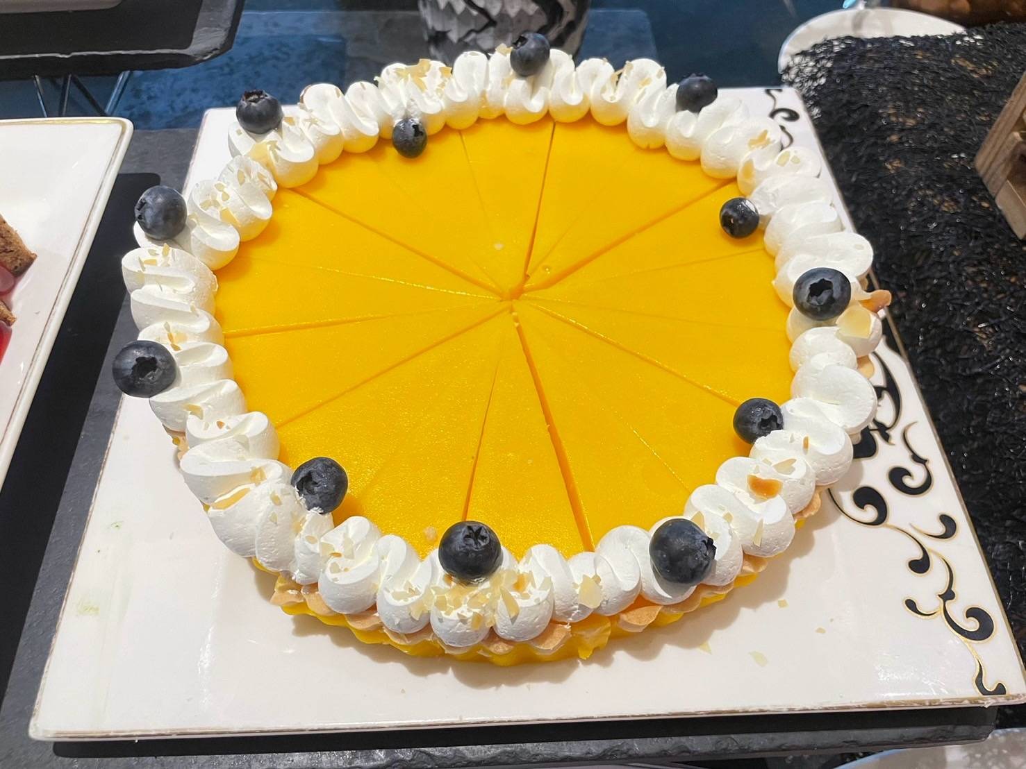 รูป Zeta Cafe โรงแรมฮอลิเดย์อินน์ กรุงเทพฯ