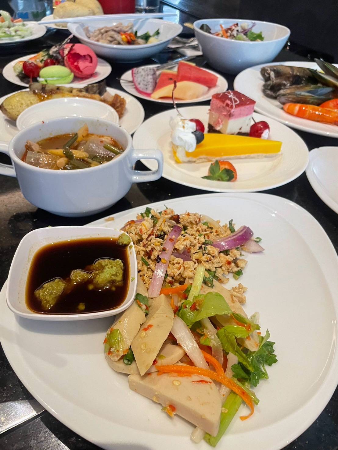 รูป Zeta Cafe โรงแรมฮอลิเดย์อินน์ กรุงเทพฯ