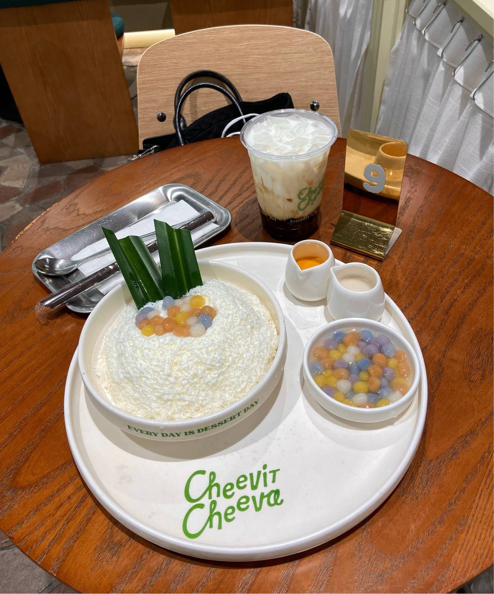 รีวิว Cheevit Cheeva Emsphere - บิงซูบัวลอยซอสไข่เค็ม + Kokuto Fresh Milk