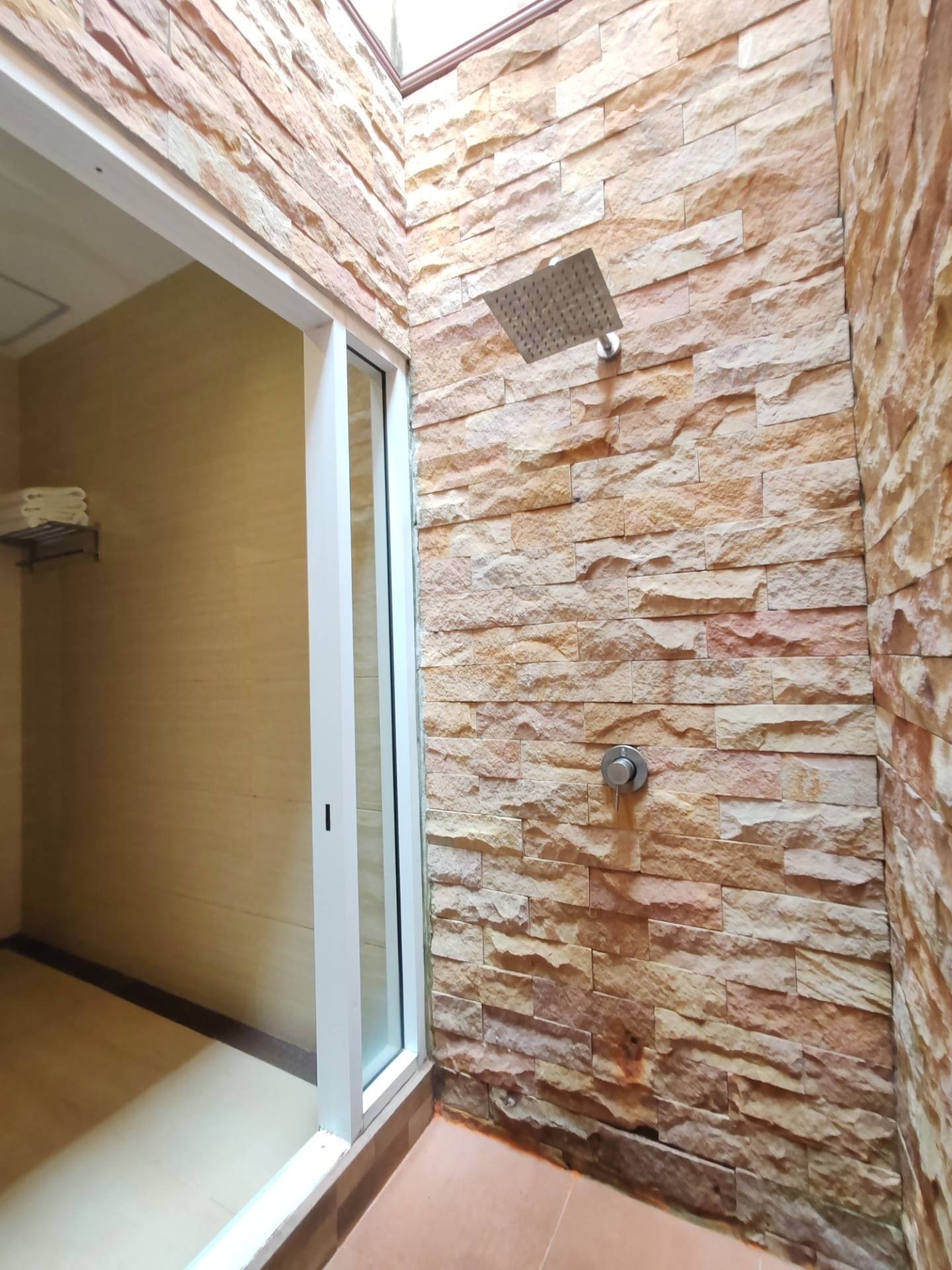 รูป หมีกอดหมอน