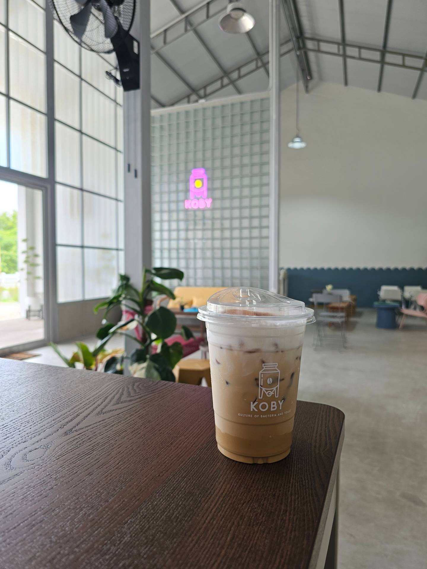 รีวิว KOBY Specialty coffee and family space - - คาเฟ่ที่มีของเล่นให้ ...