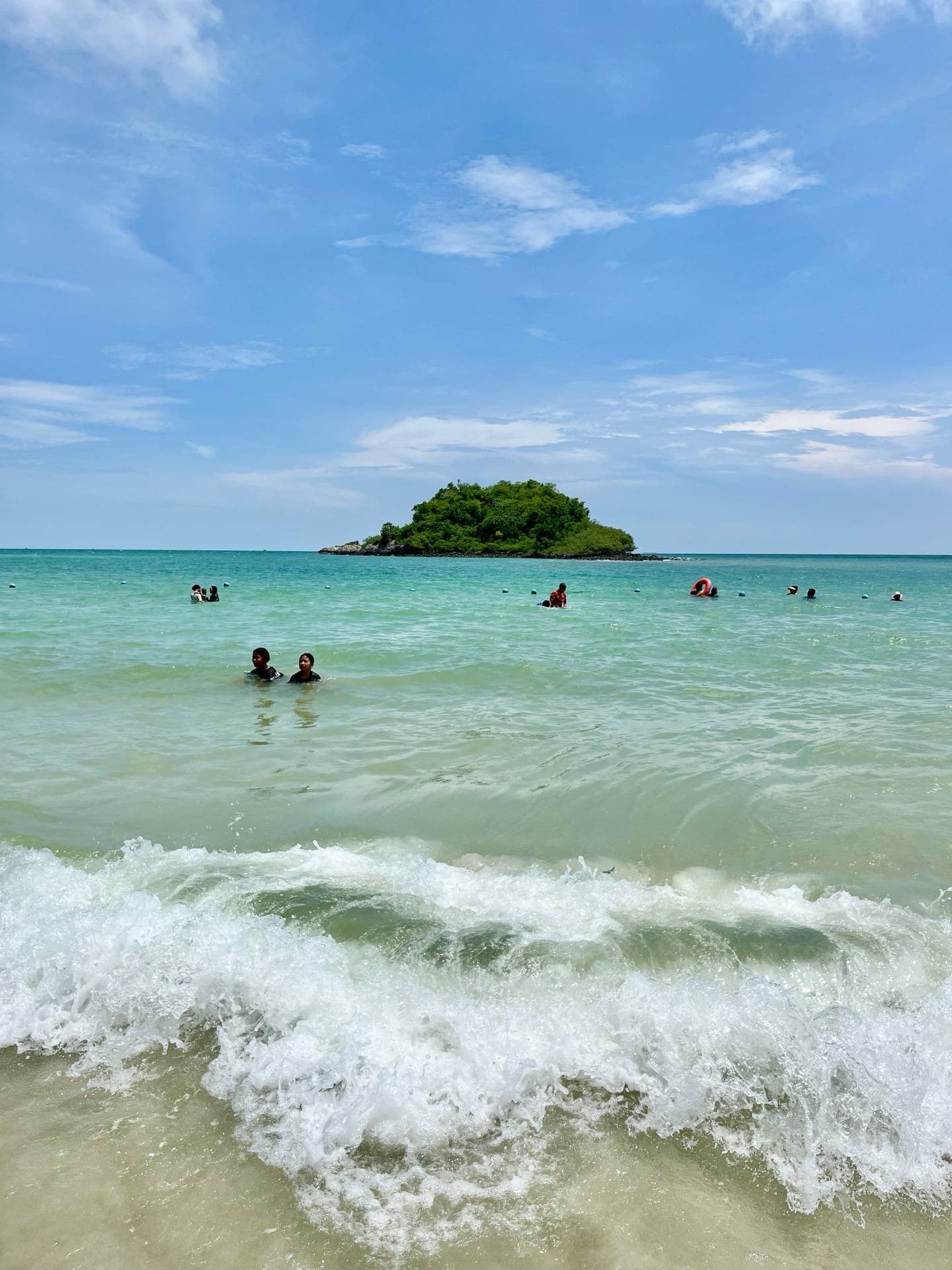 รูป หาดนางรำ