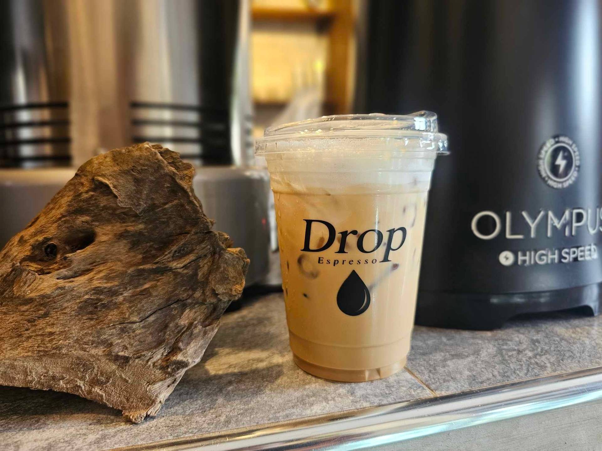 รีวิว Drop Espresso กะทู้ - ร้านกาฟดีๆที่เหมาะกับการนั่งคุยกับเพื่อนฝูง