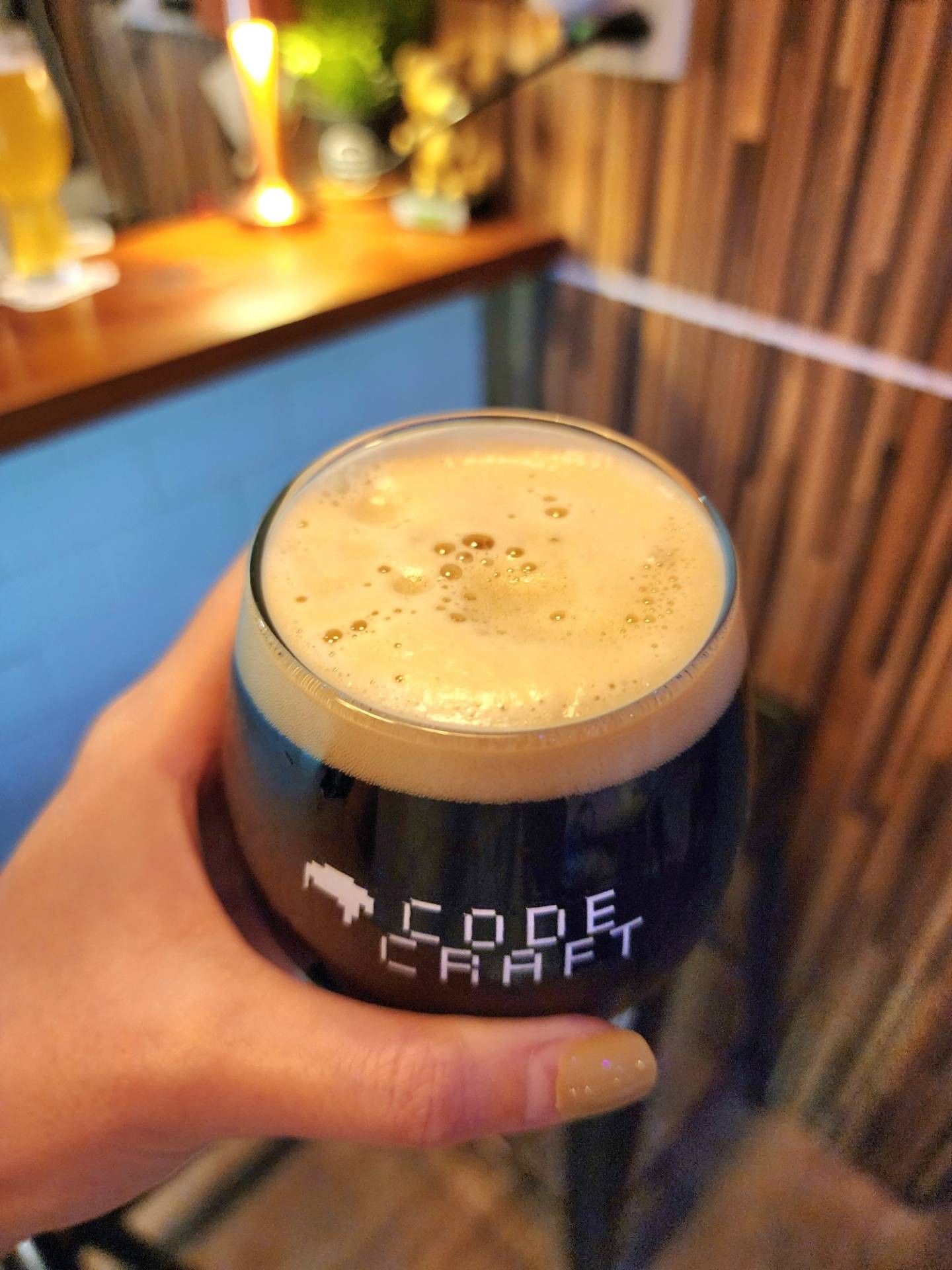รีวิว Code Craft - ส่วนตัวสาย stout beer ที่นี่ออกรสคาราเมล หอม หวาน แอล 9.5% จิบเรื่อยๆ โฟมนิดๆ ...
