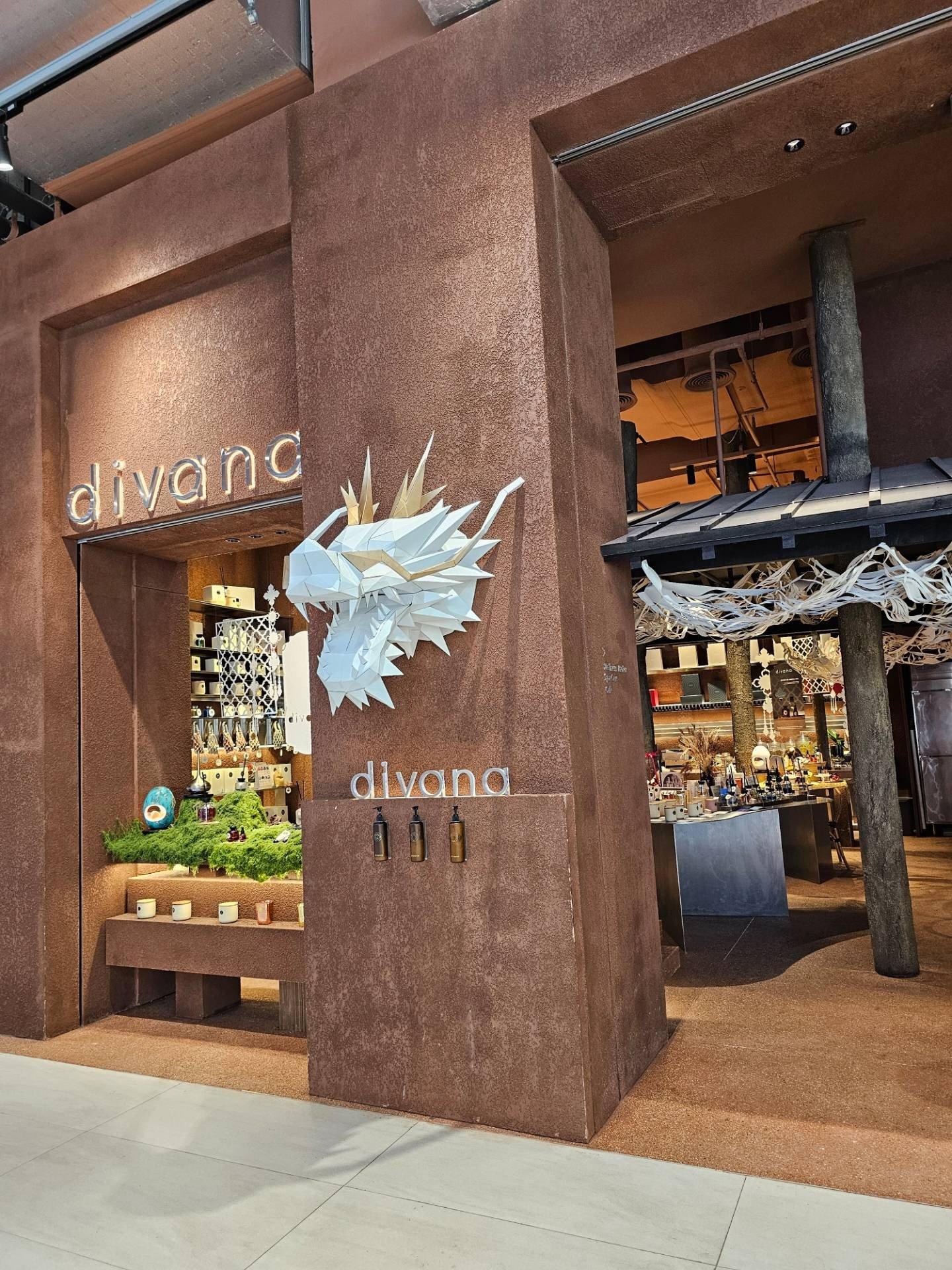 รีวิว Divana Signature Cafe emsphere - คาเฟ่ของ Divana