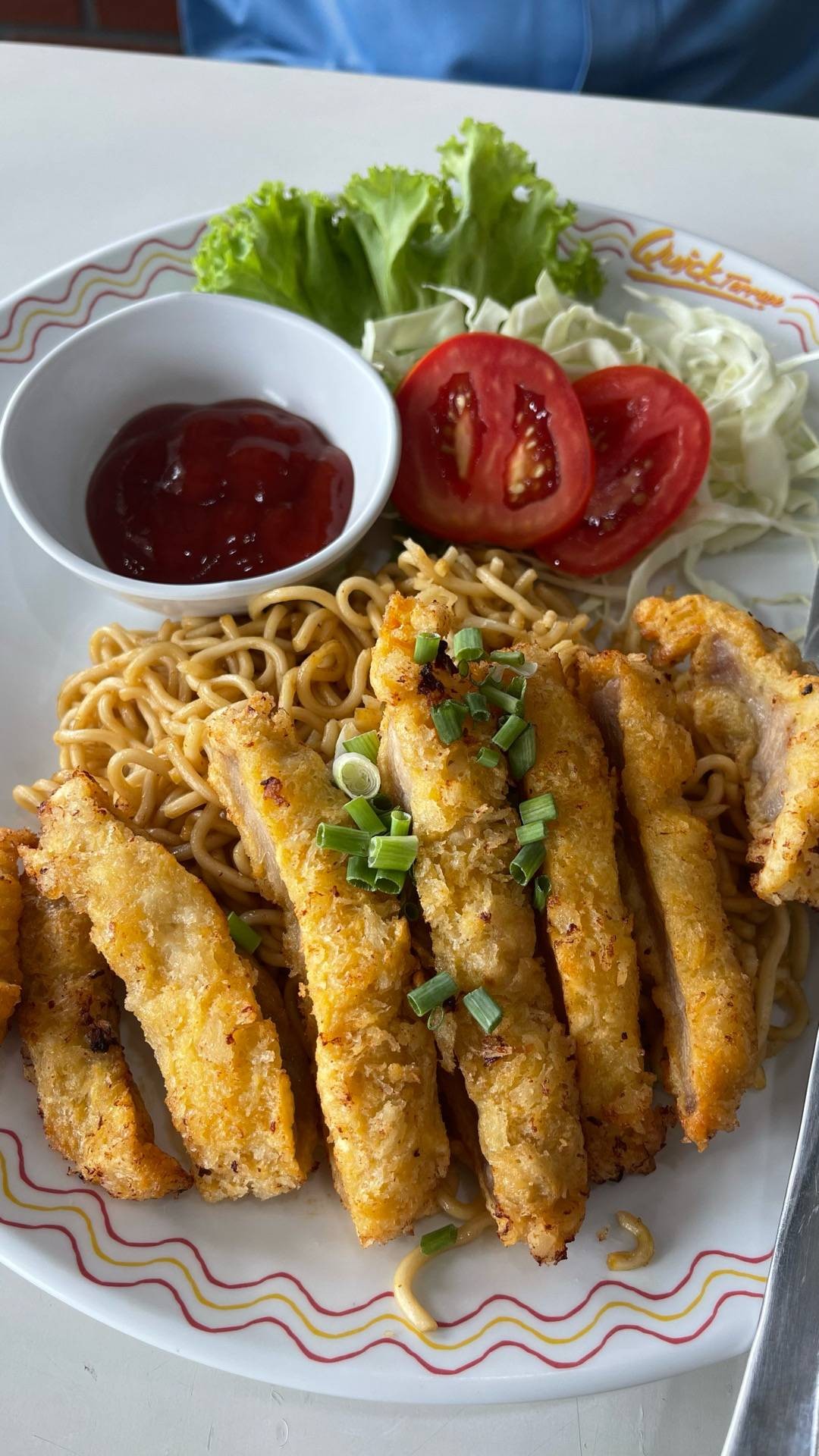 รีวิว Quick Terrace ปั๊ม ปตท. อ้อมน้อย - ร้านของไวไว สะดวกดี