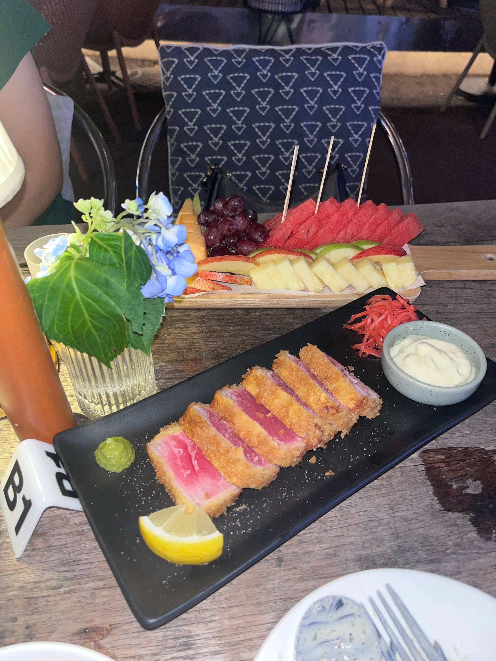 รีวิว The Camellia Cafe & Music Bar - ร้านเด็ดเชียงใหม่