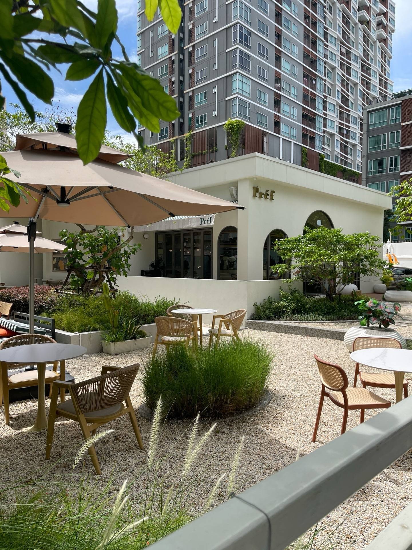 รีวิว Préf Café & Bar Sathon 11 - คาเฟ่น่านั่ง อาหารจานโปรด และร้านสวยมาก