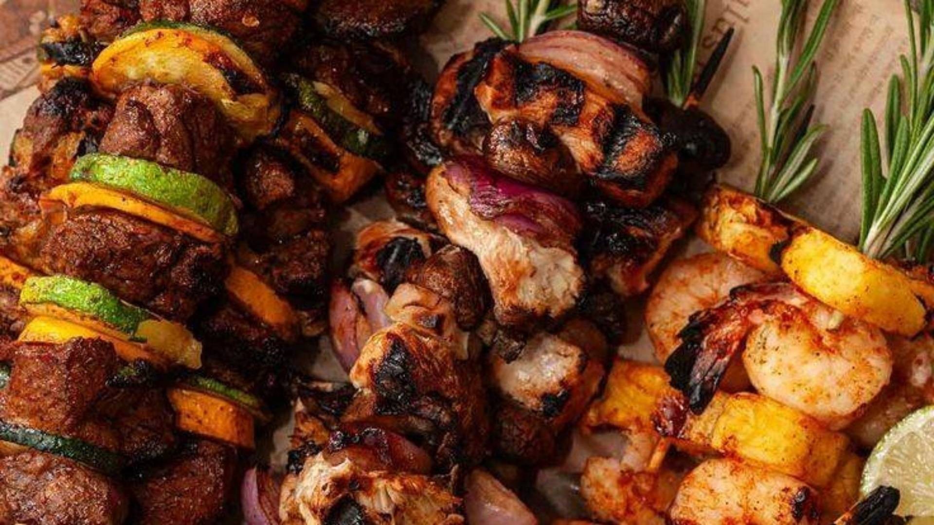 Pinky's Restaurant [Thai Foods & BBQ] pattaya park night plaza - สั่ง ...