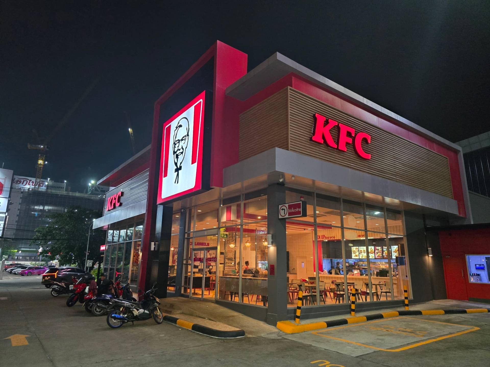 รีวิว KFC ไดร์ฟทรู ศรีนครินทร์ - KFC มื้อไหนๆก็อร่อยครับ 😁